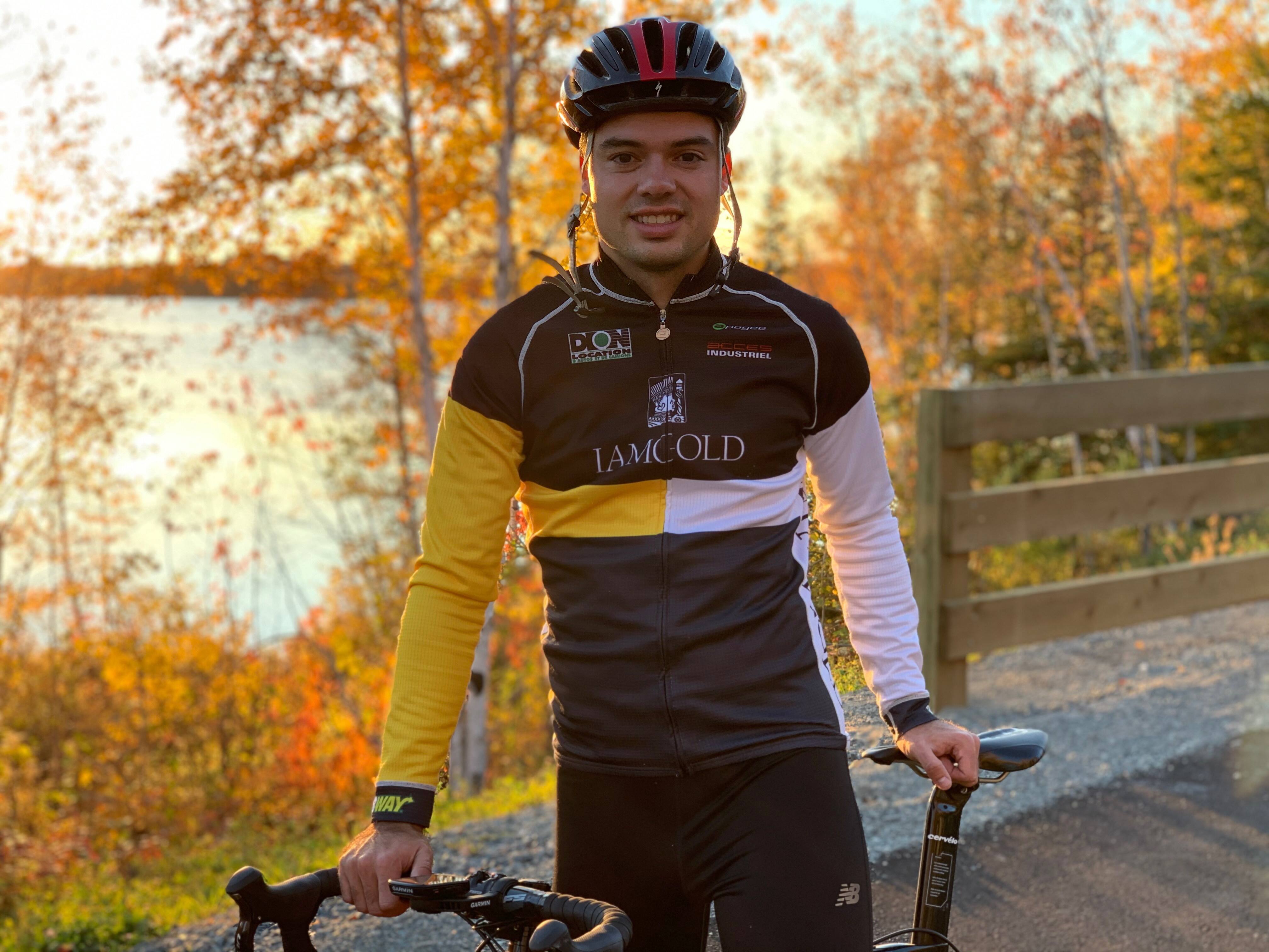 De travailleur social à livreur à vélo pour des entreprises de sa ...