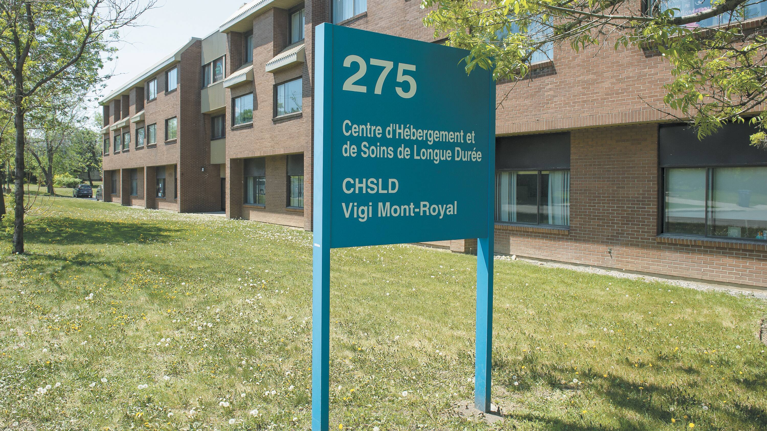 Rapport de l'armée sur les CHSLD: l’équipement de protection mal ...