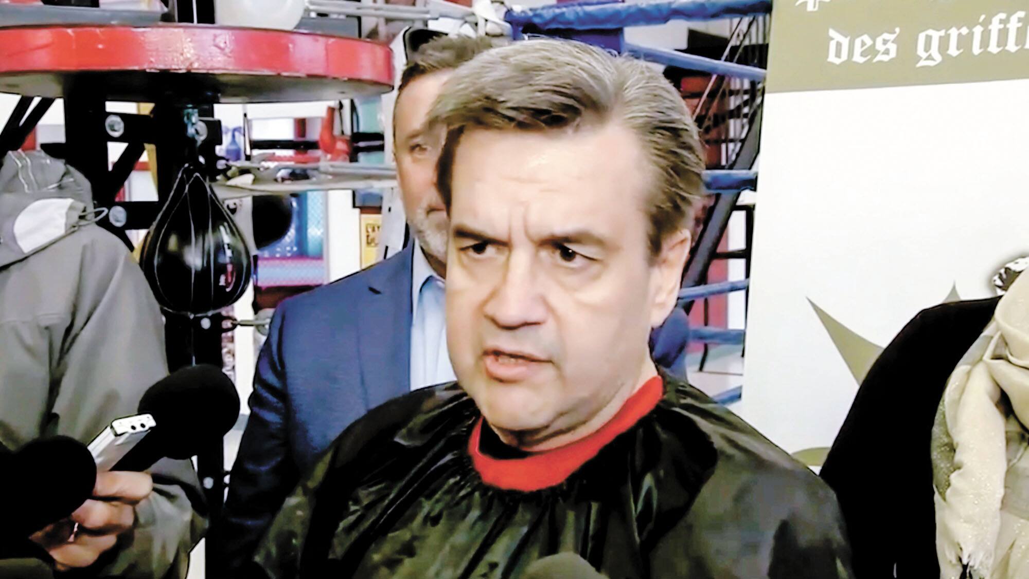 Le maire Coderre en mode séries | Le Journal de Montréal