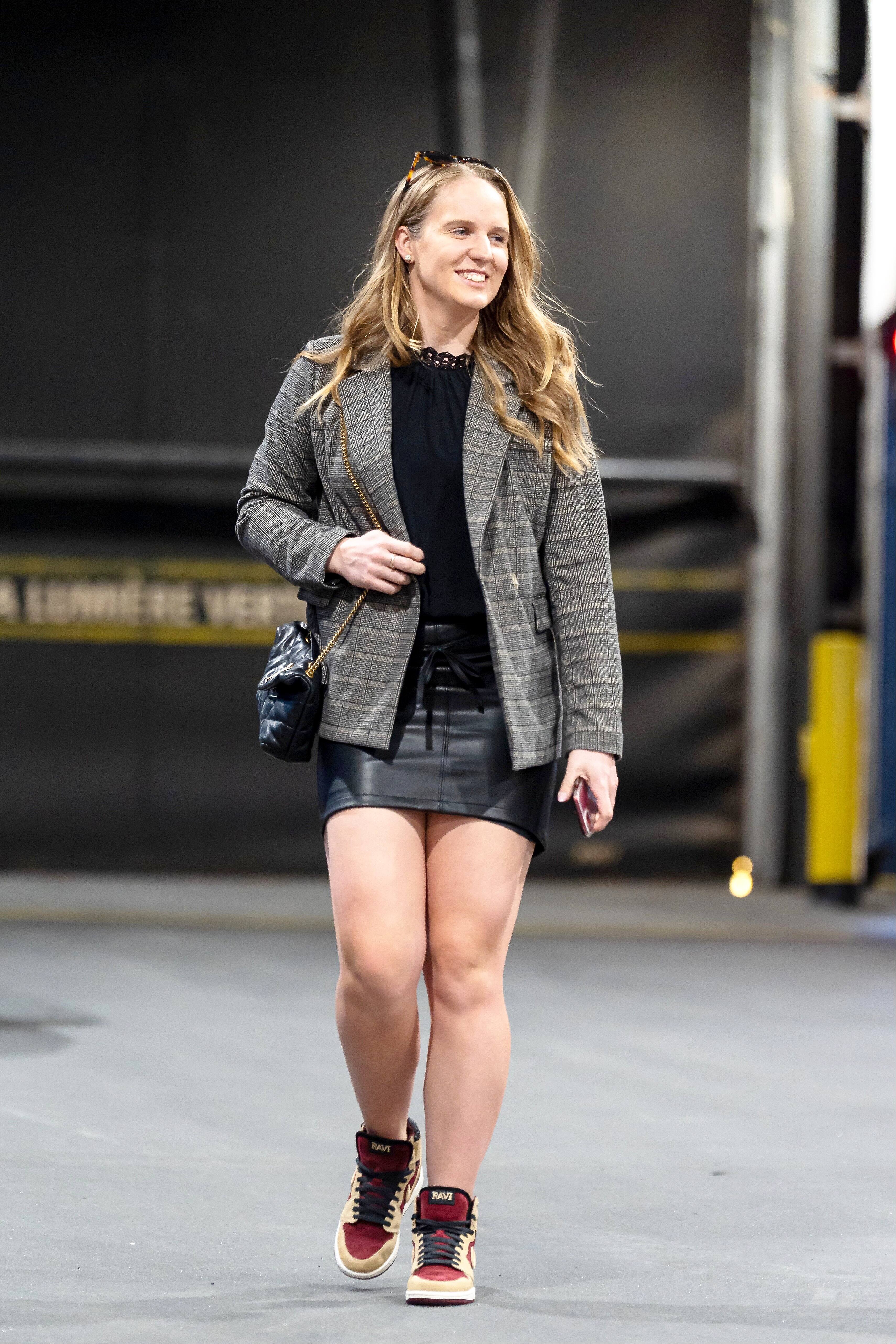 [VIDÉO] LPHF: comme Cole Caufield, Ann-Renée Desbiens a ses chaussures ...