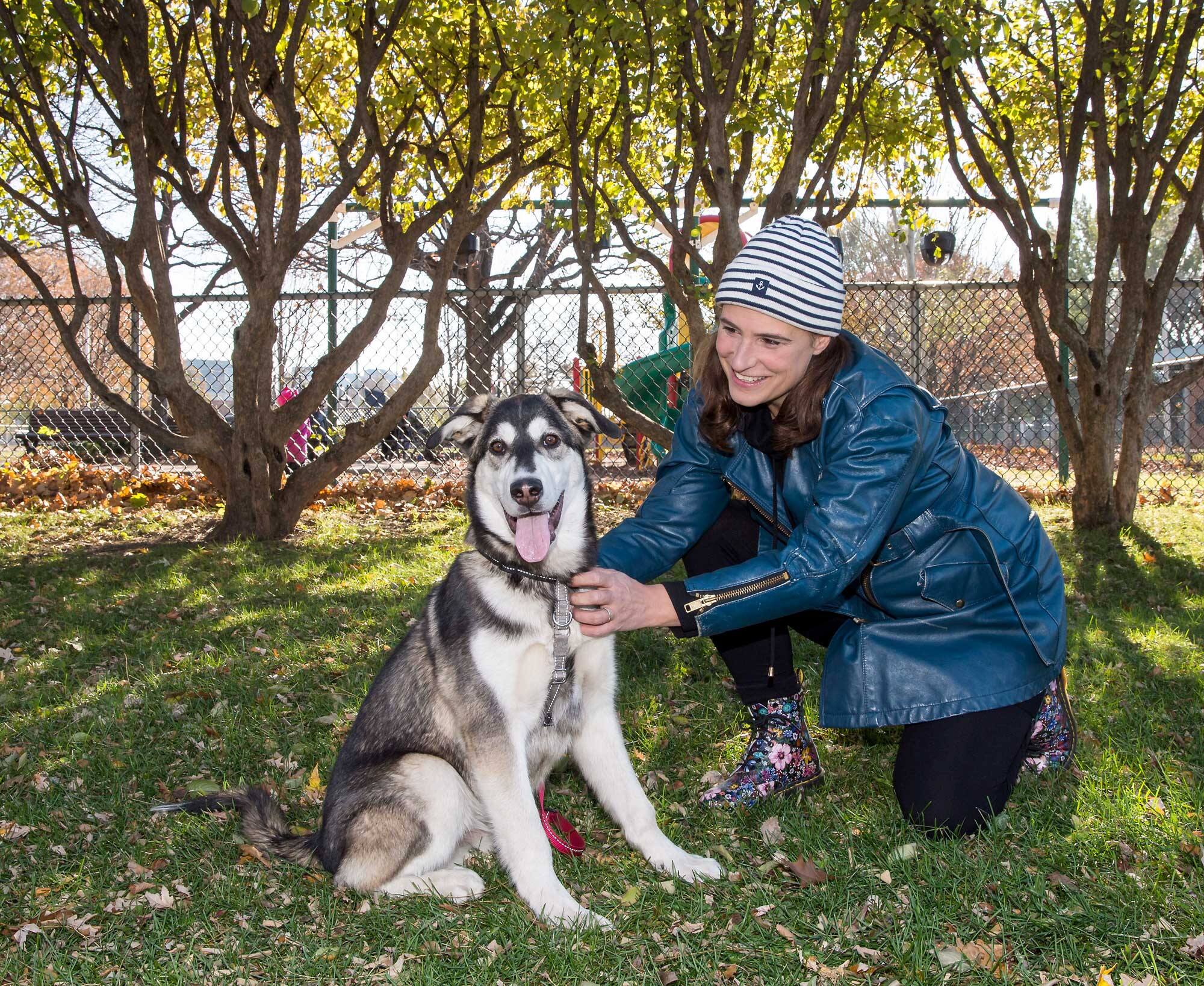 Salomé Corbo et son malamute chewy | Le Journal de Québec