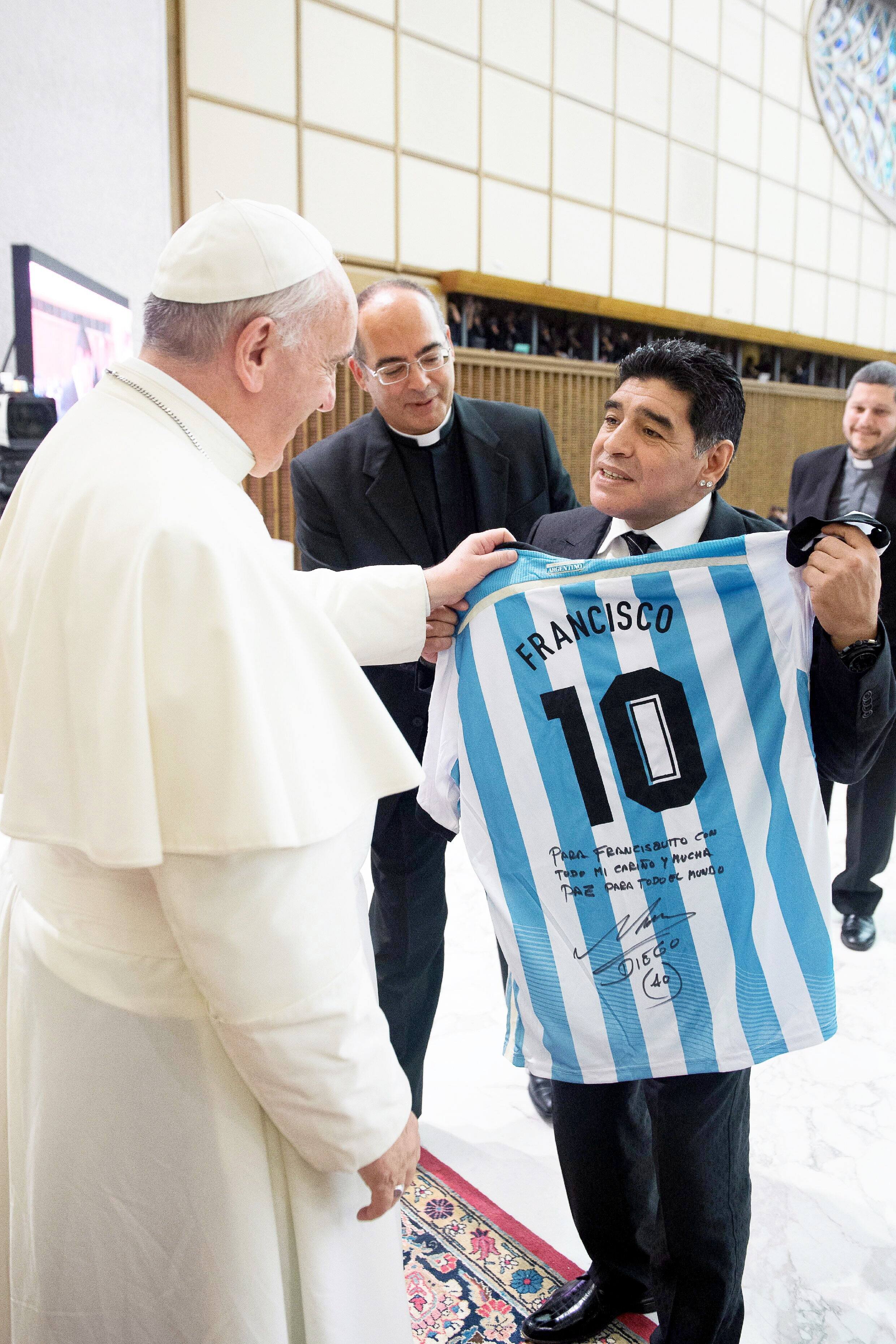 Le soccer, la passion de cœur du pape François | JDM
