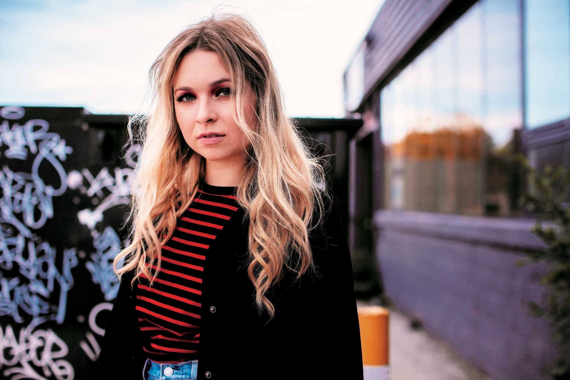 La chanteuse Andee «plus sereine que jamais» | JDM