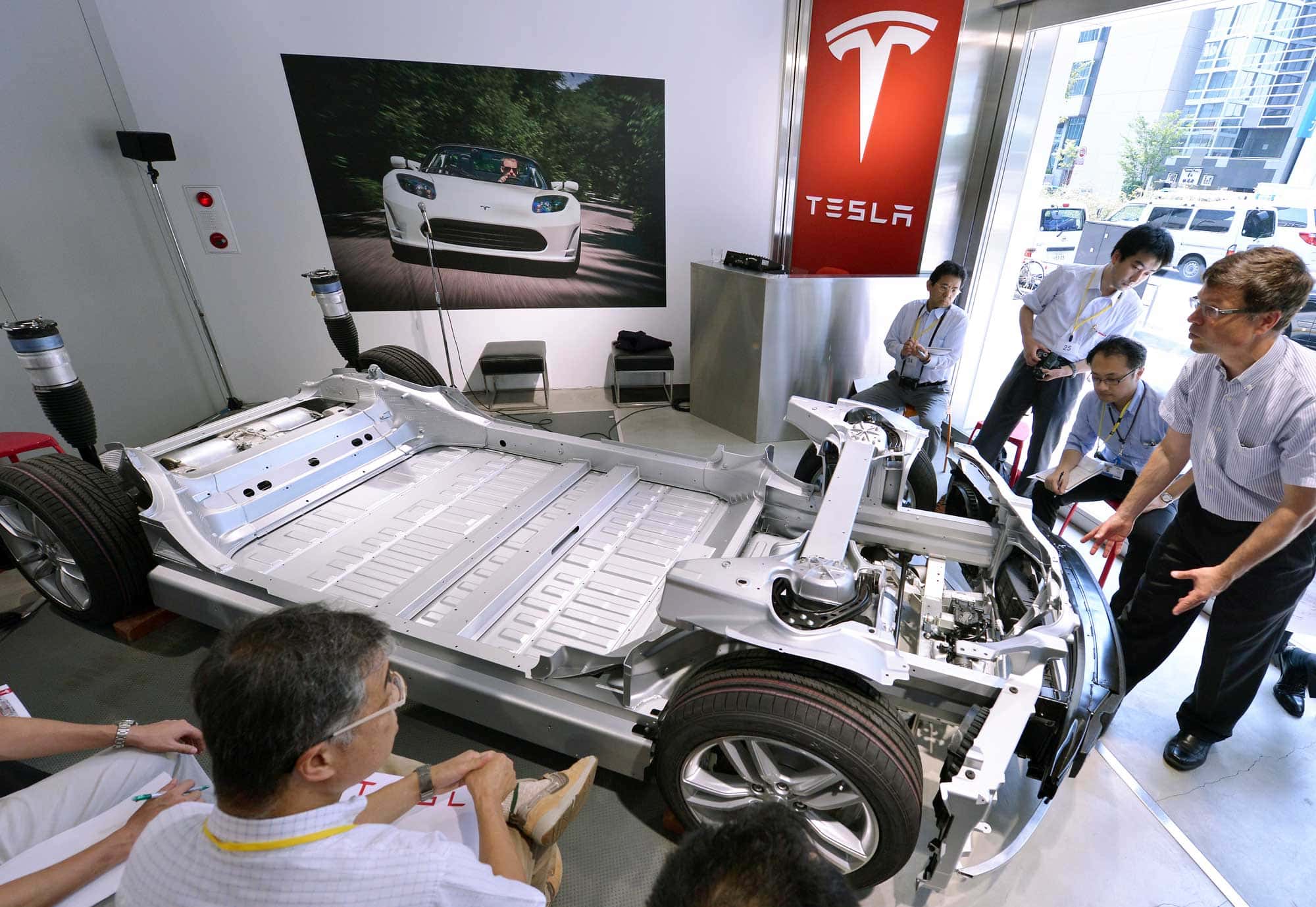 Du lithium d’ici dans les Tesla | Le Journal de Montréal