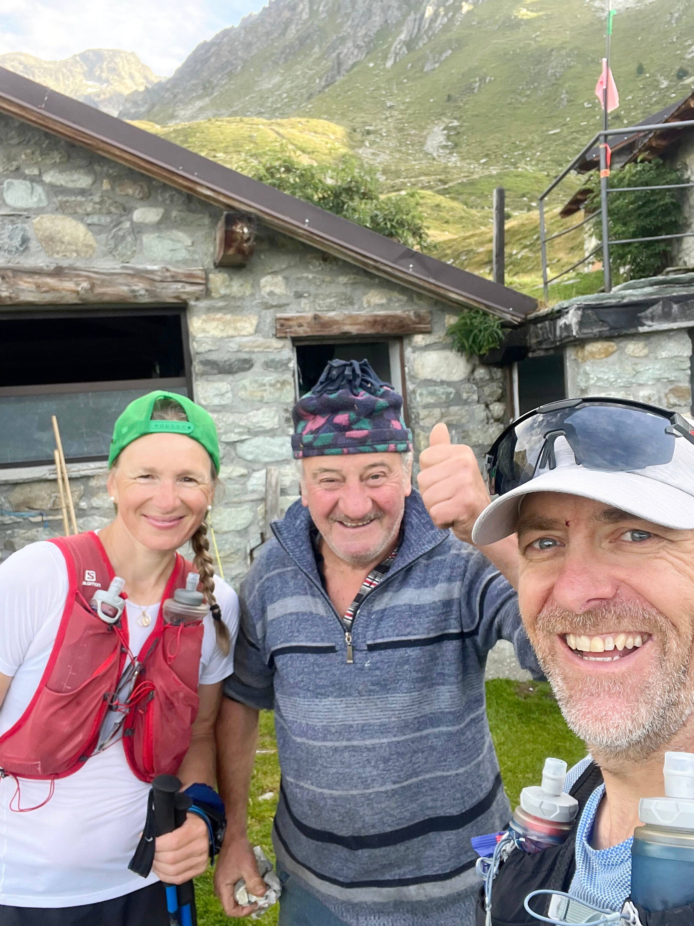 Cette mère de famille repousse ses limites à pas de géants sur 450 km ...