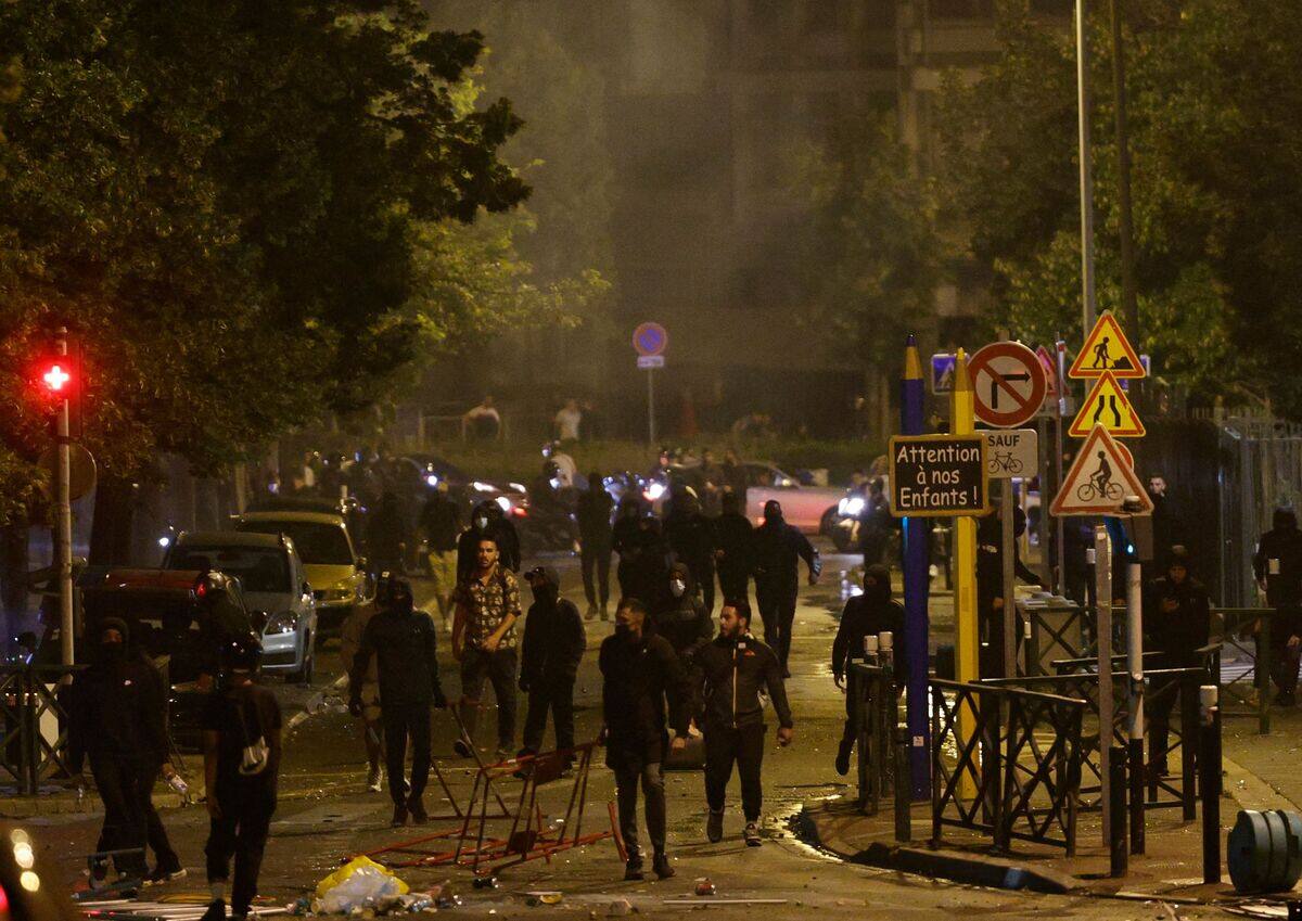 Les violences nocturnes se poursuivent en France après la mort d'un ...