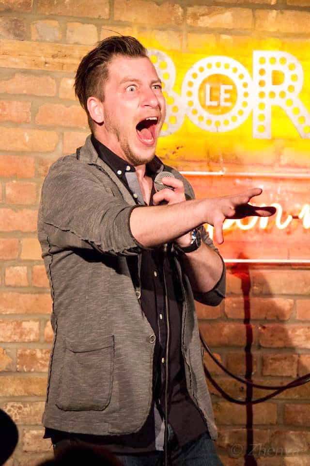 Durant la pandémie, un humoriste se libère de sa dépendance à l'alcool ...