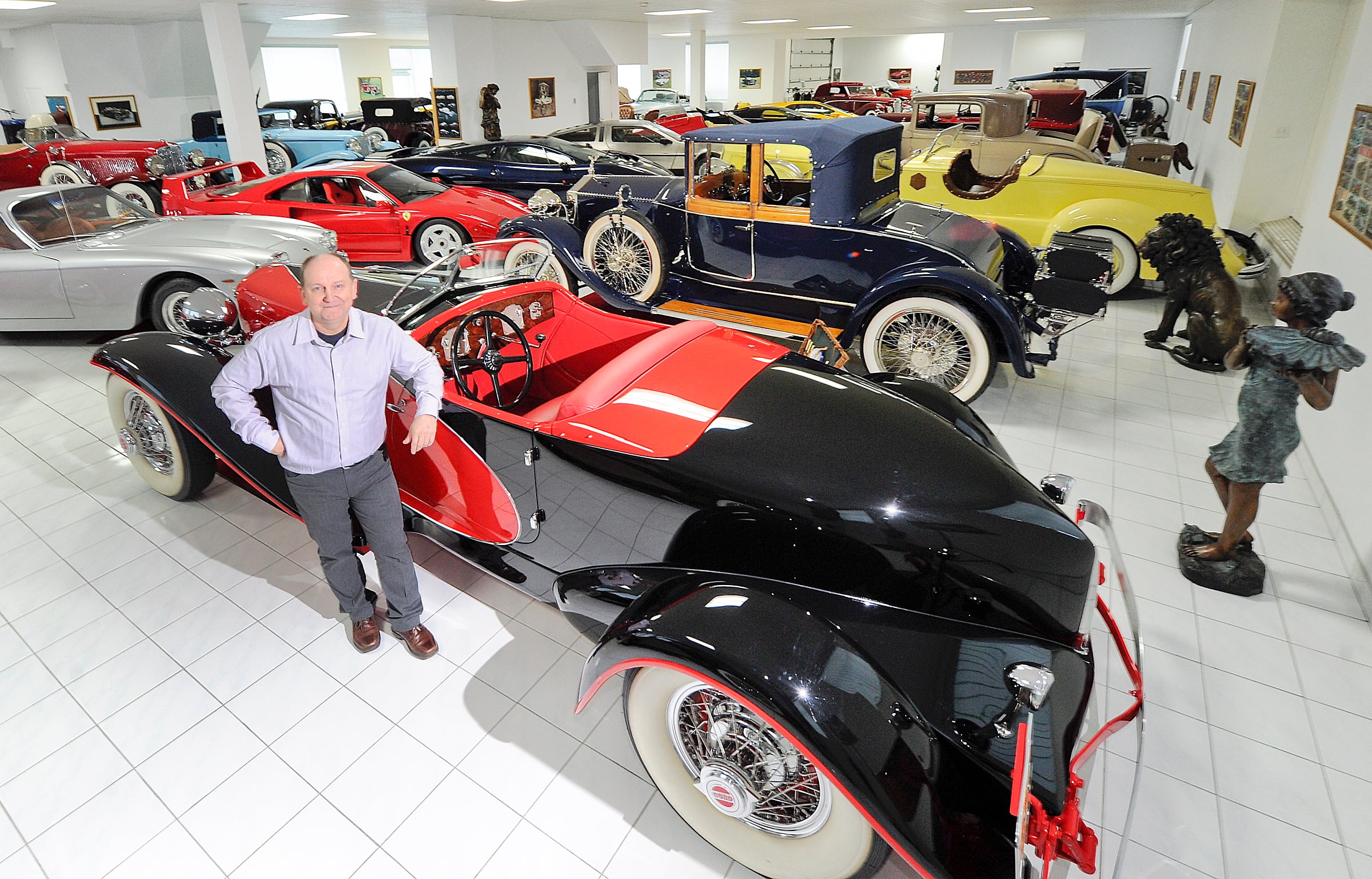 Procès du collectionneur de voitures: de pur inconnu à confident d’une ...