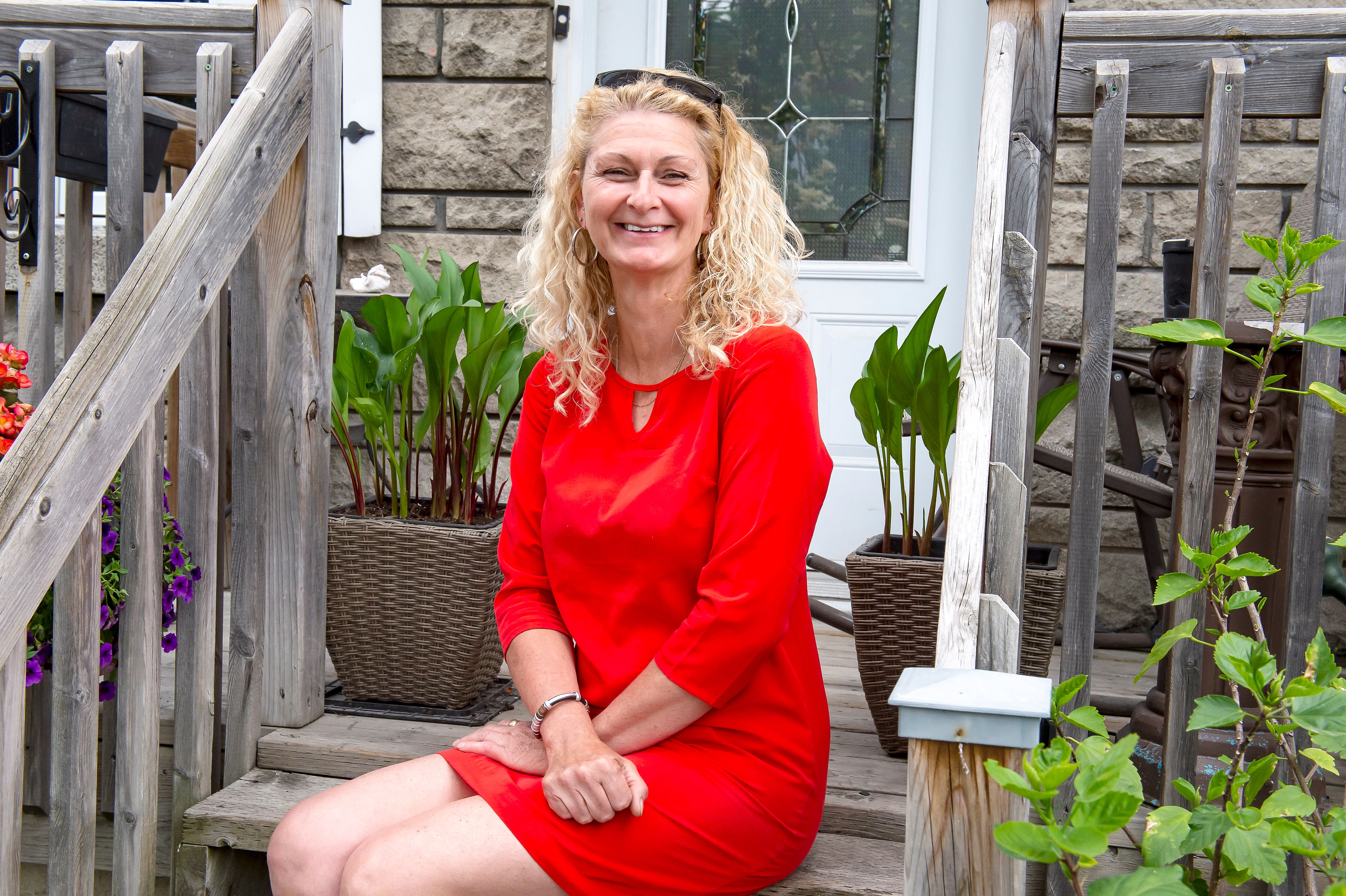 Une nouvelle préposée aux bénéficiaires remporte le gros lot | JDM