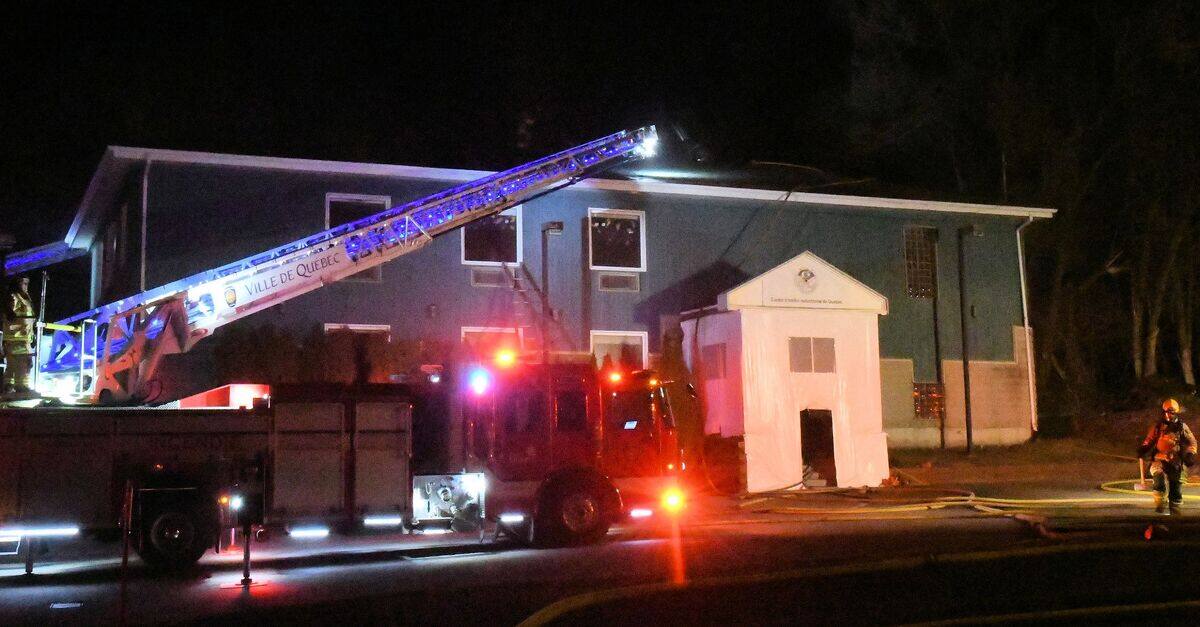 EN IMAGES | Incendie dans un commerce du quartier Loretteville abritant ...