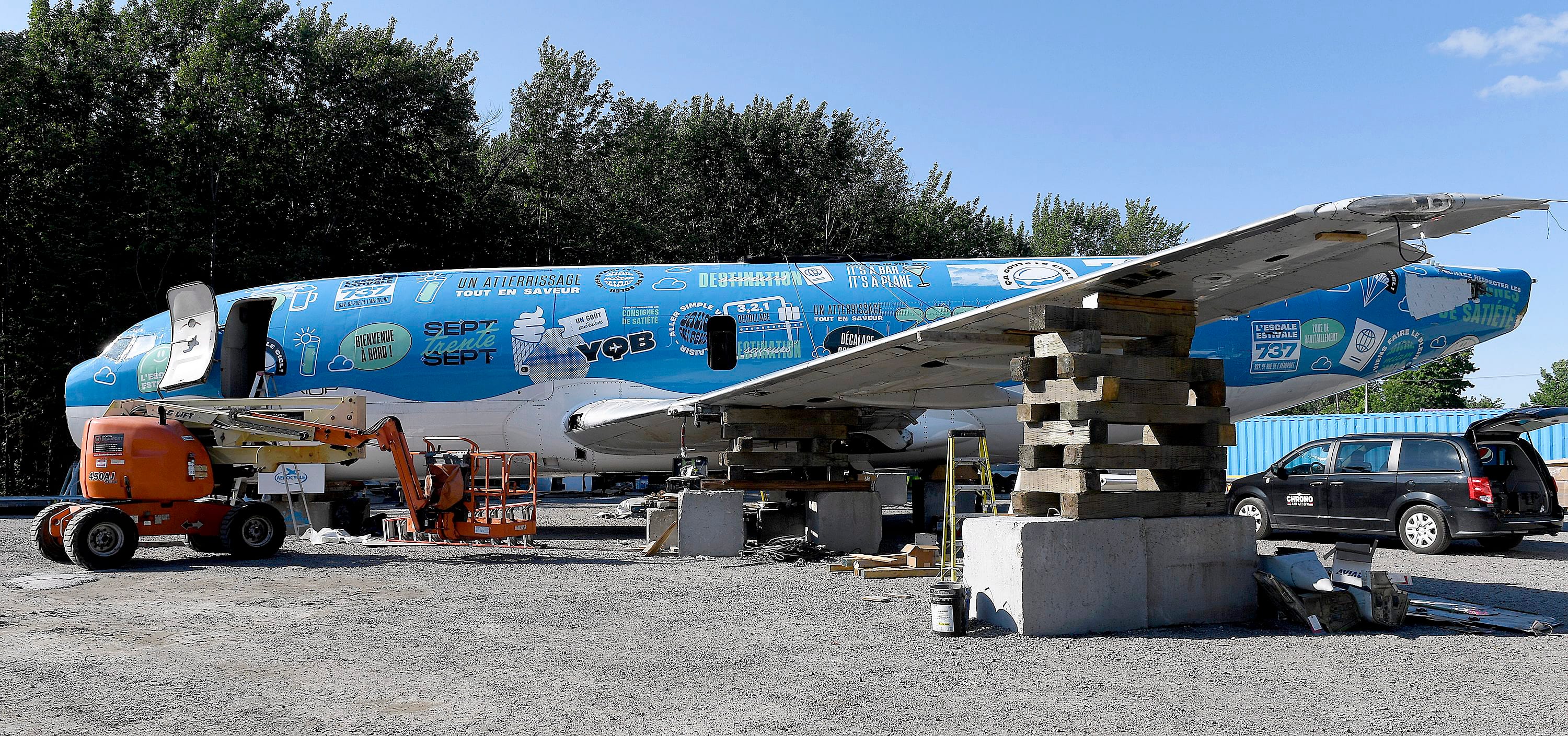 Nouveauté à l'aéroport de Québec: un Boeing 737 converti en attraction ...
