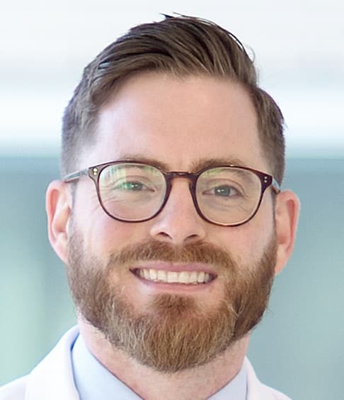 Enfant opéré au dos avec une paille pour son cancer | JDQ