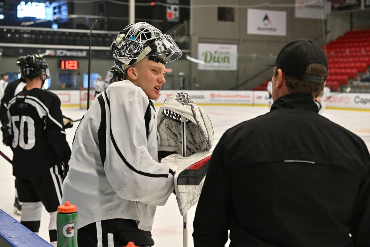 «Long», «vraiment spécial»: le CH et l’Armada ont pigé tout un énergumène en Russie | JDQ