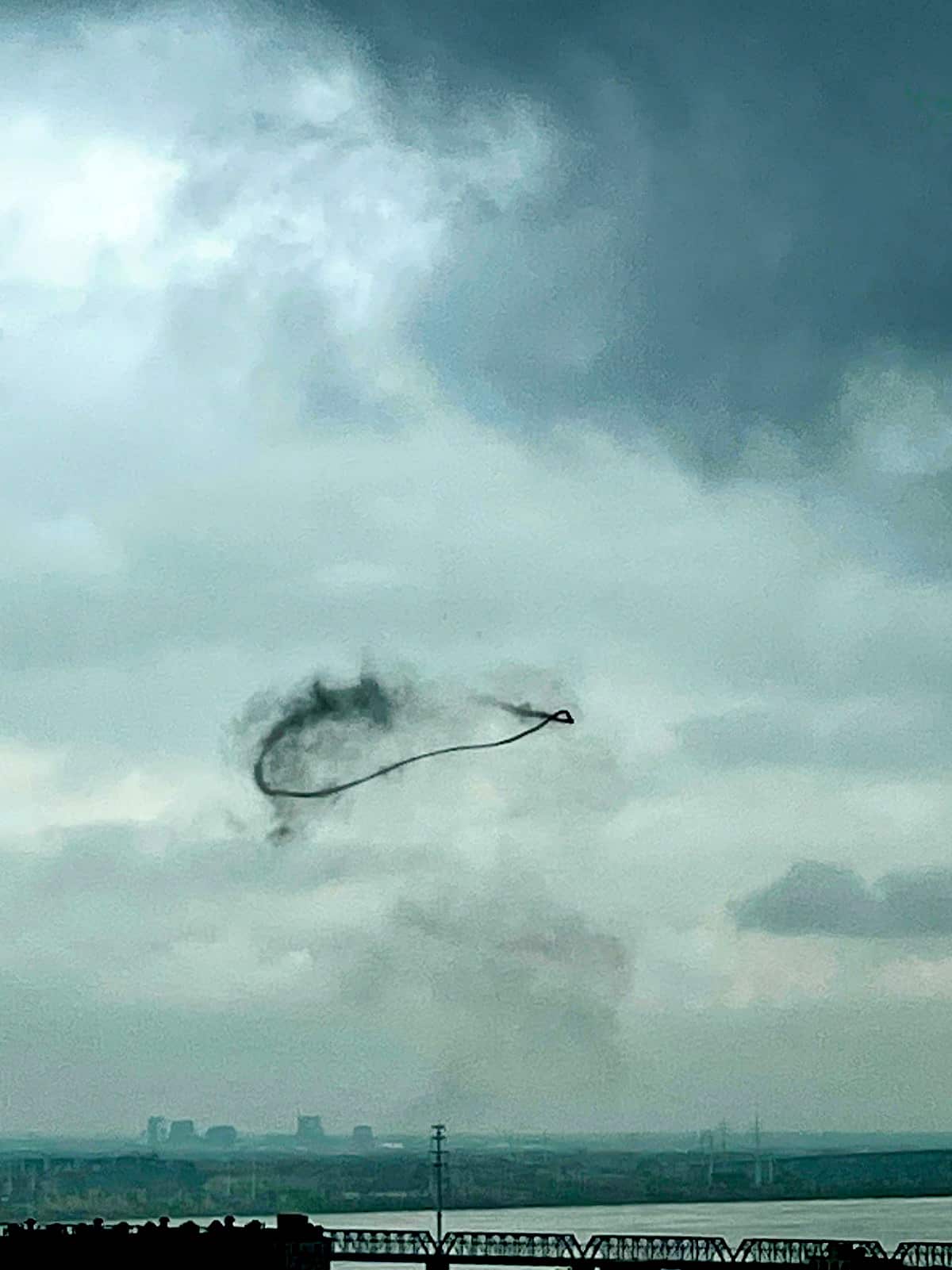 Voici tout ce qu’on sait sur le mystérieux cercle noir aperçu dans le ...