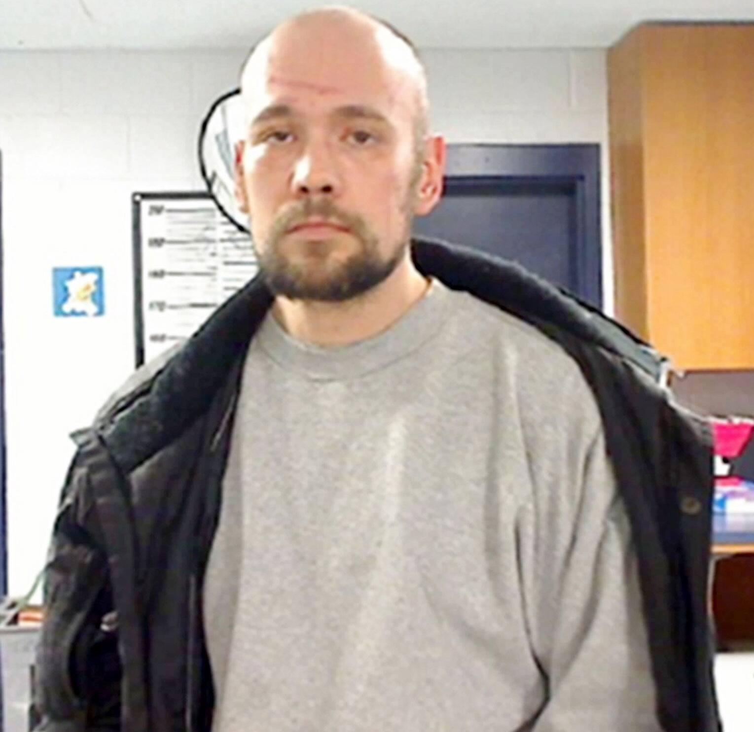 Un des pires détenus détruit les prisons | JDM