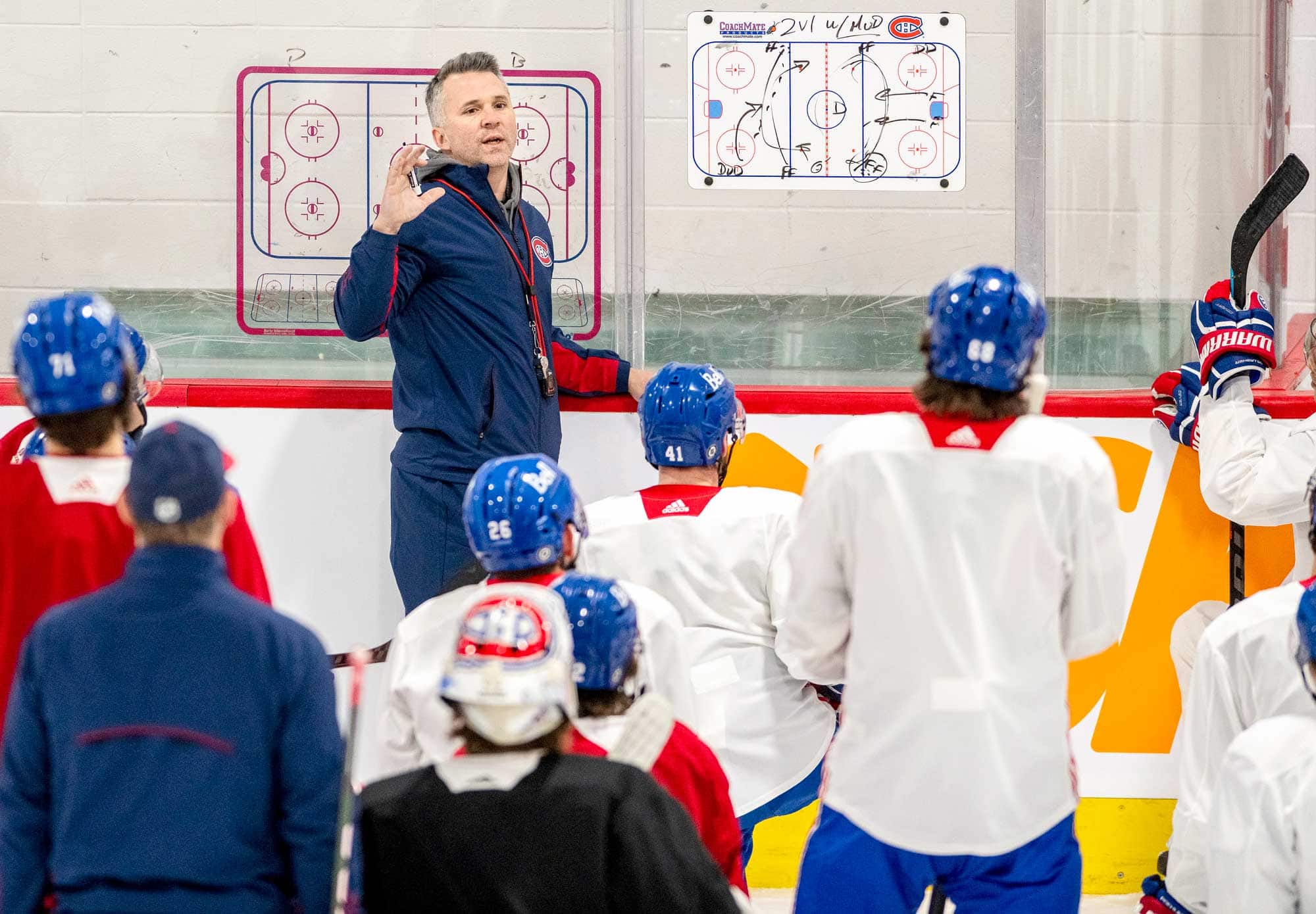 «Je n’ai jamais vécu la vie d’une vedette»: Martin St-Louis, le petit ...