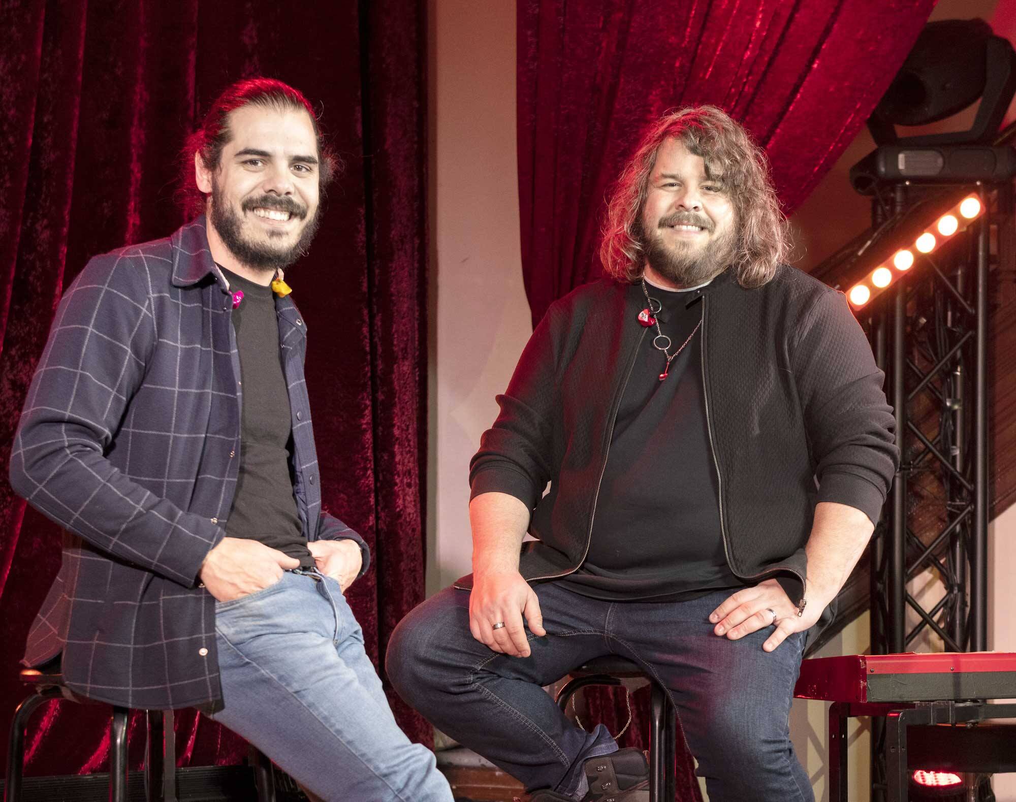 2Frères lance un album-surprise | Le Journal de Montréal