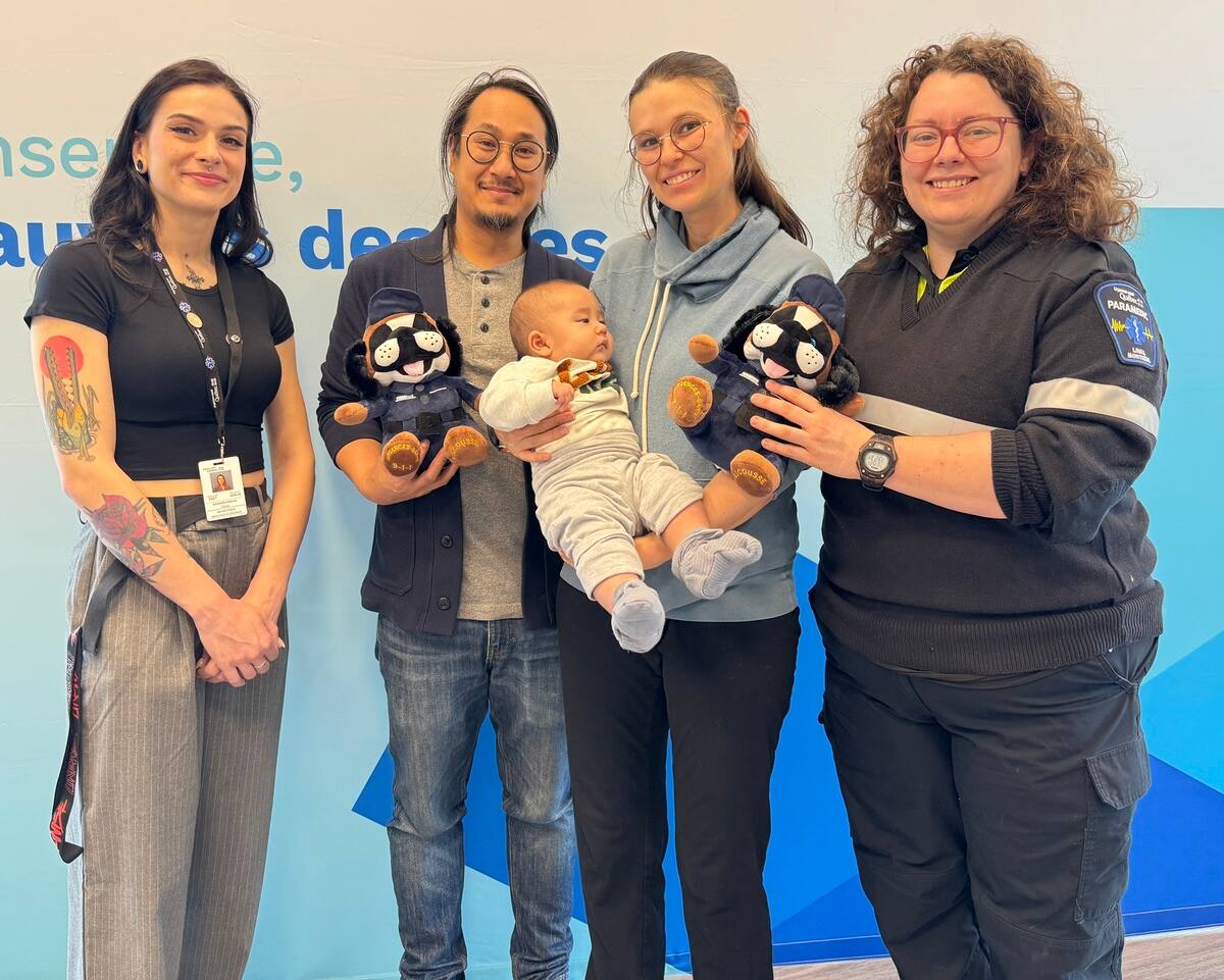 Aidés par une répartitrice 911 : des retrouvailles émouvantes après la ...