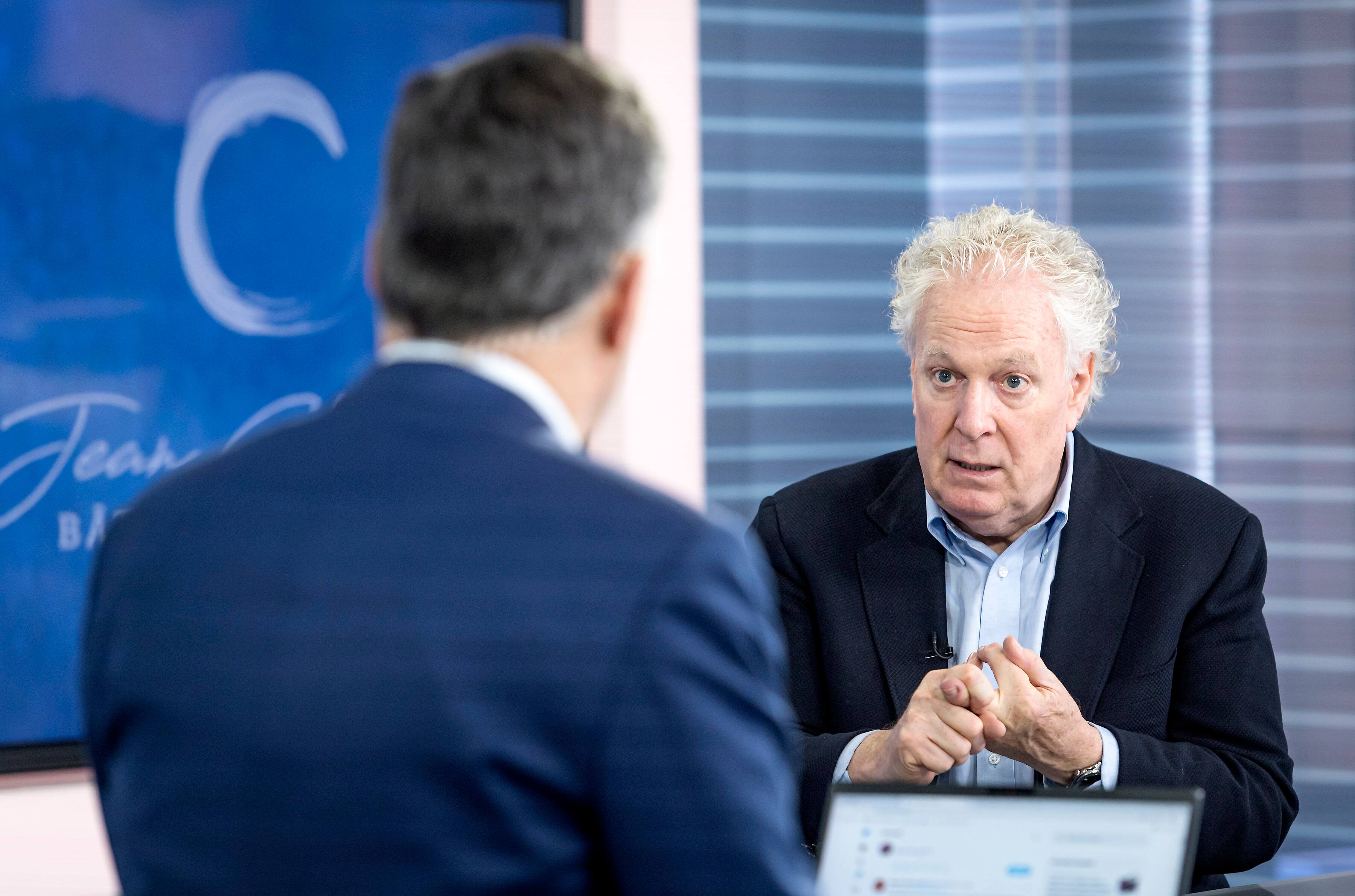Jean Charest touche la corde sensible des Albertains | JDM