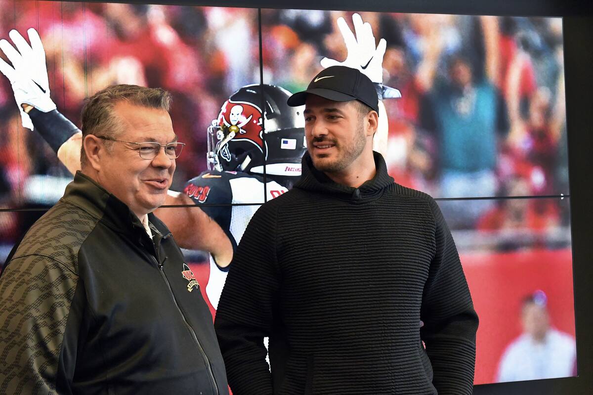 Des adieux émotifs à la NFL pour Antony Auclair, qui se joint au Rouge ...