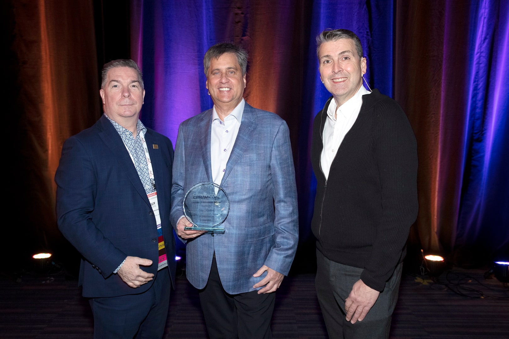 Don de 20 appareils de défibrillateurs cardiaques | JDM