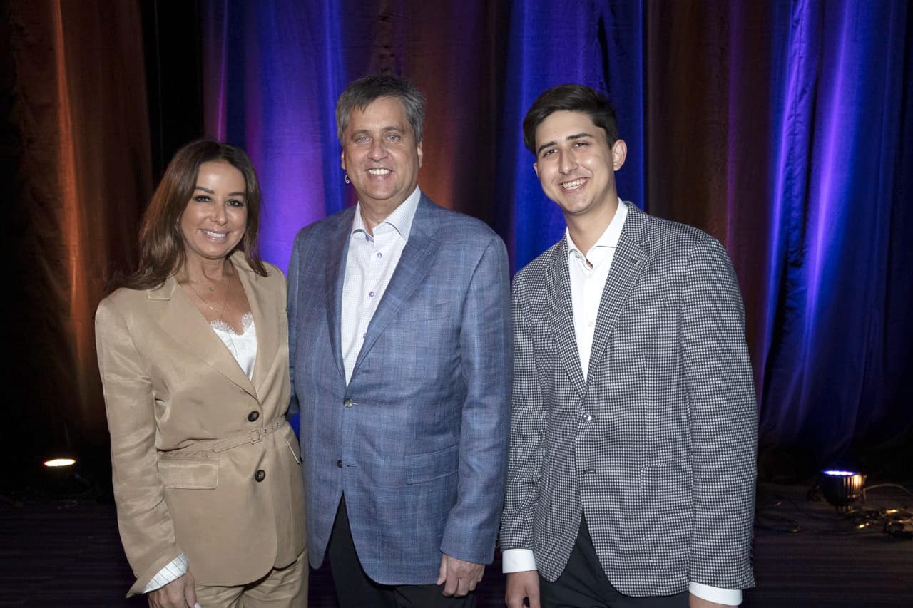 Don de 20 appareils de défibrillateurs cardiaques | JDM