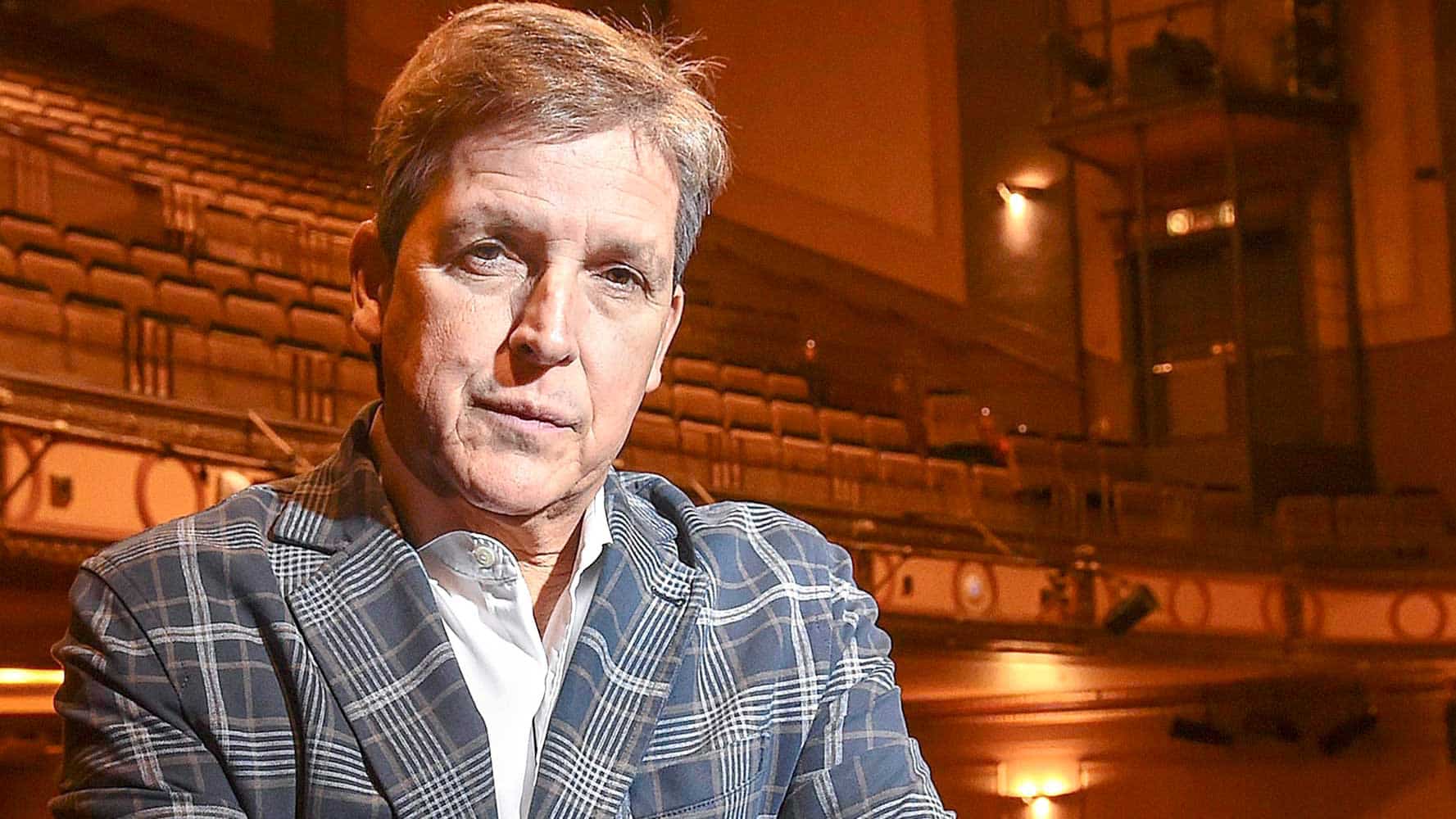 Un ultime tour de piste pour Martin Fontaine dans la peau d'Elvis | JDM