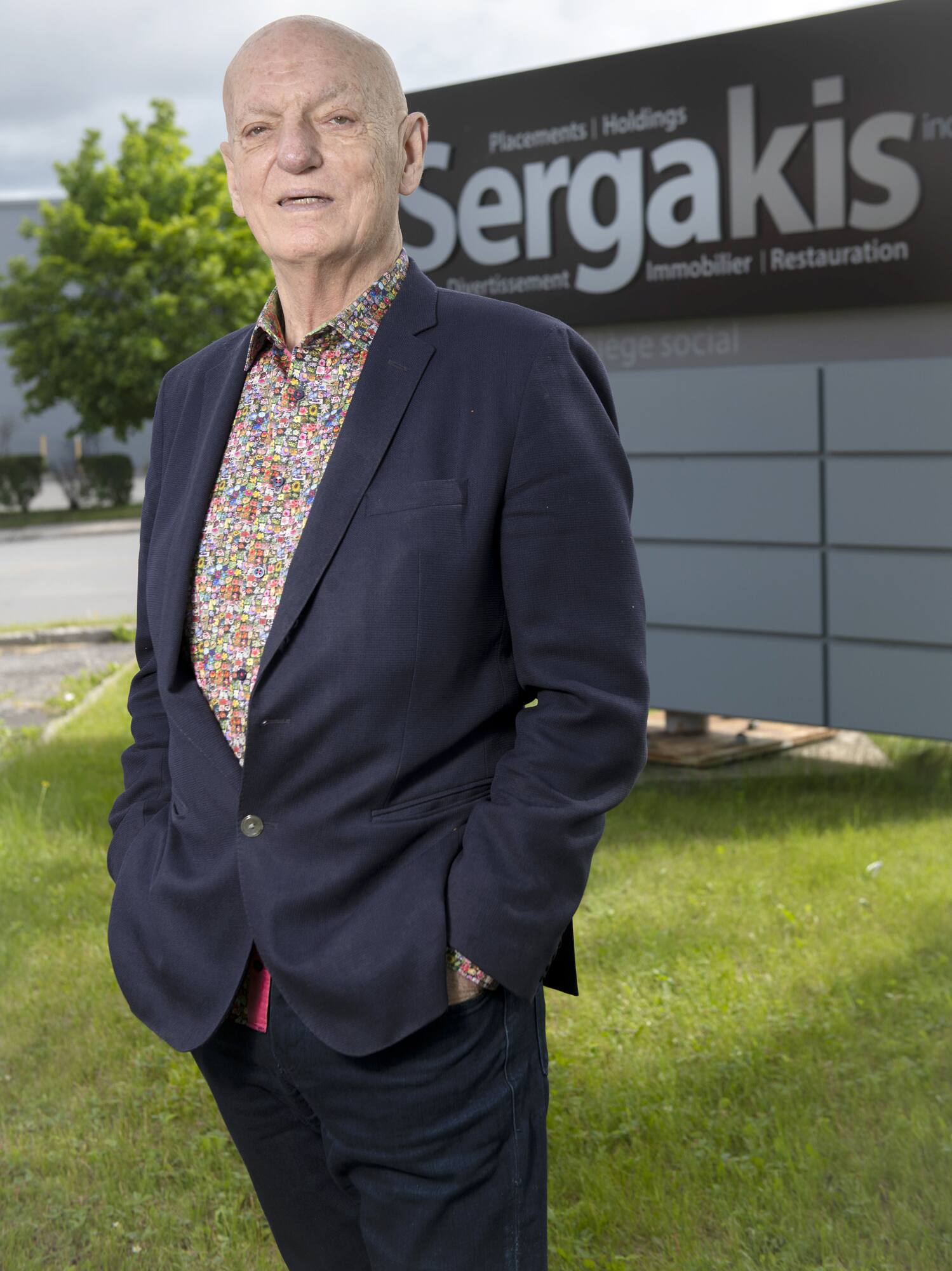 À 75 ans, le tenancier de bar Peter Sergakis est encore loin de la ...