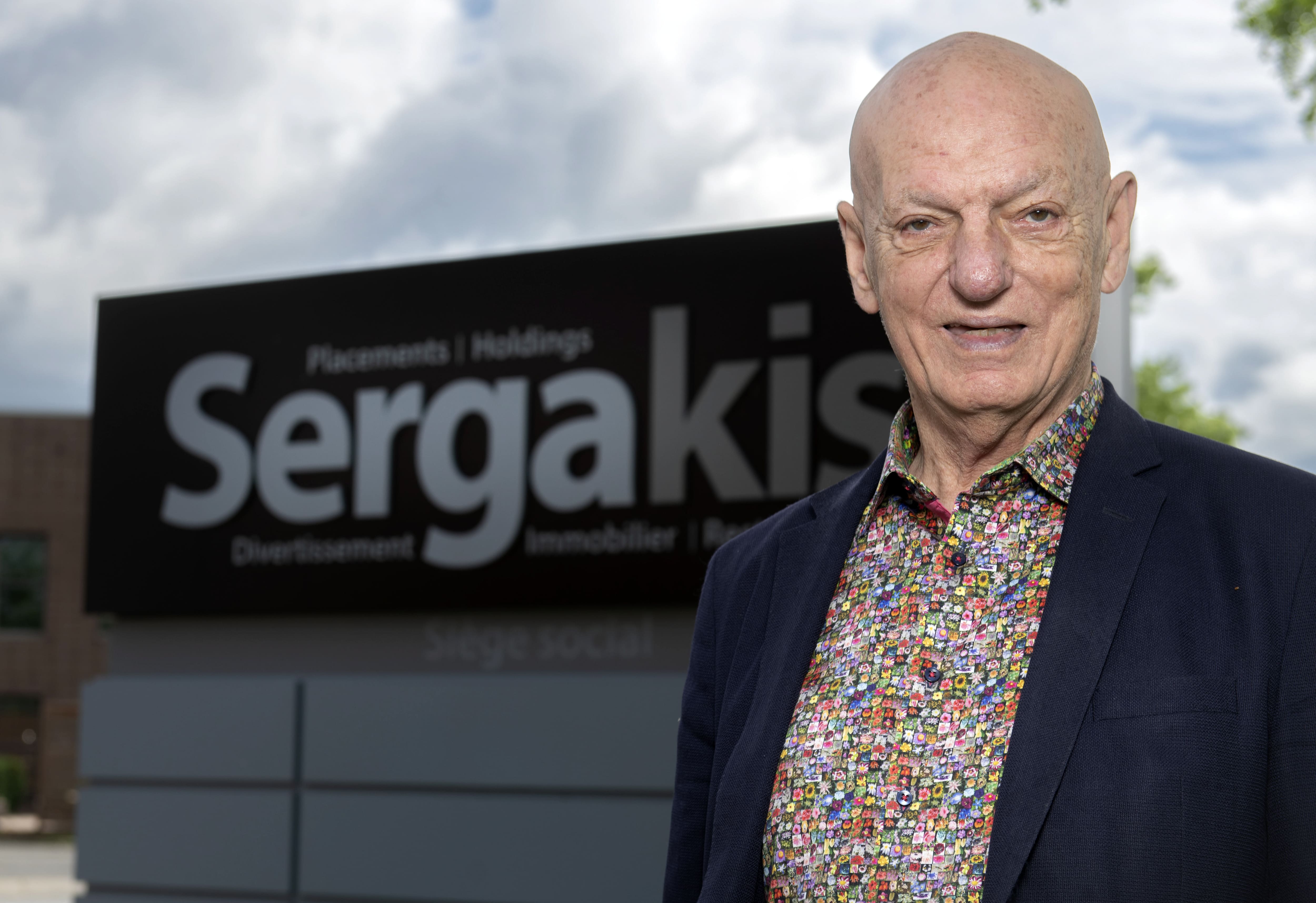 À 75 ans, le tenancier de bar Peter Sergakis est encore loin de la ...