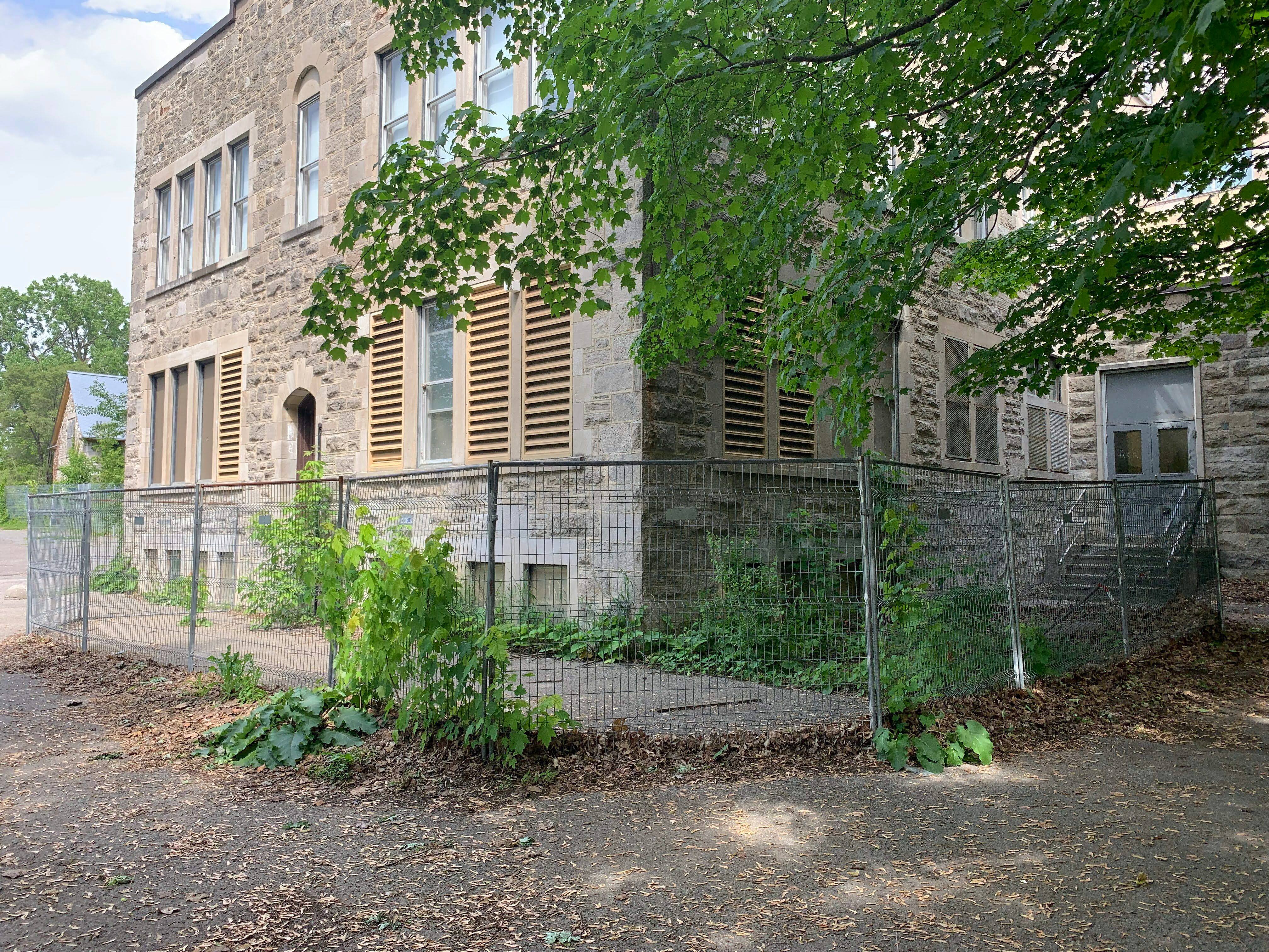 Les écoles les plus délabrées du Québec: une institution au riche passé ...