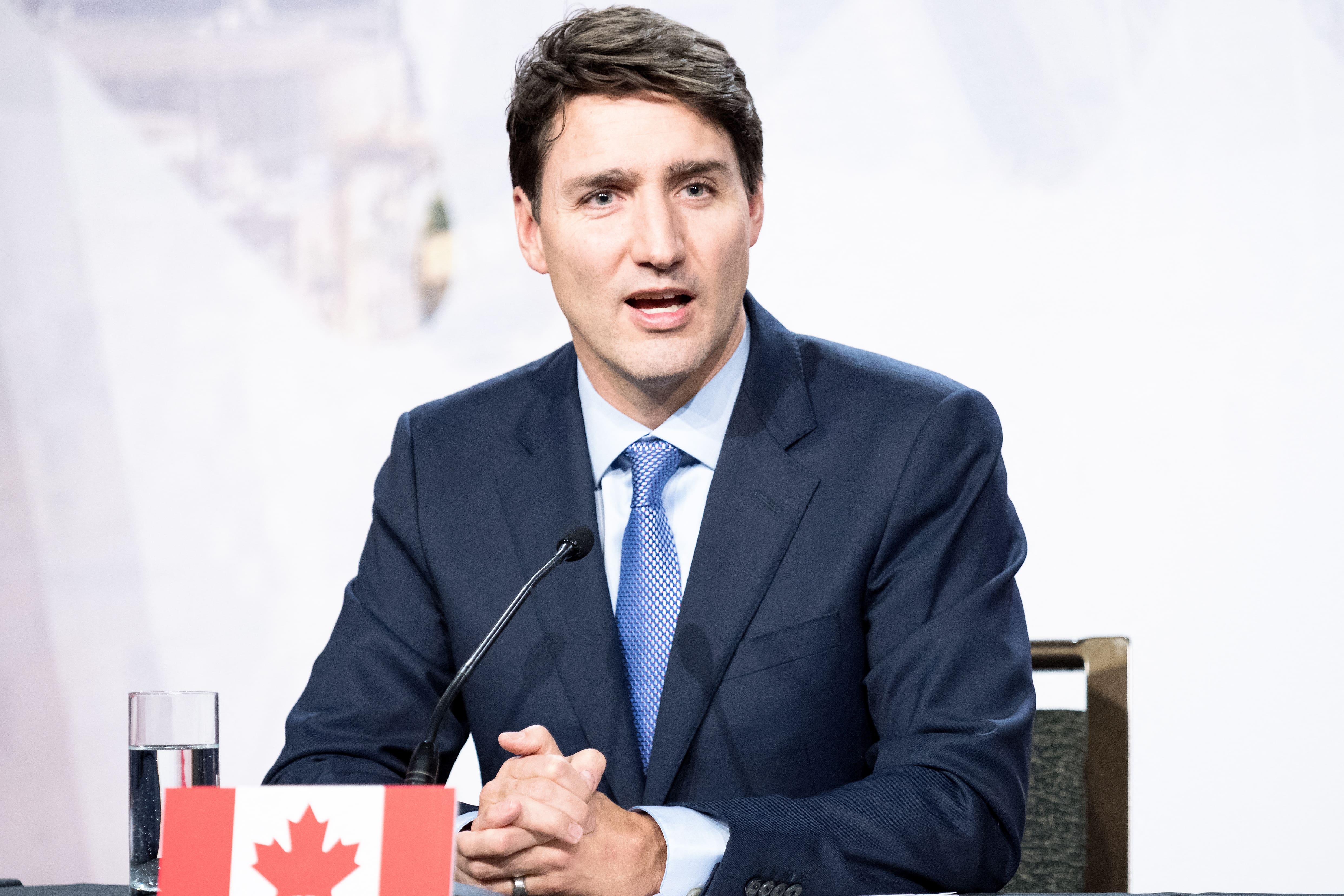 Coupe de cheveux de Justin Trudeau: look estival ou calcul politique? | JDM