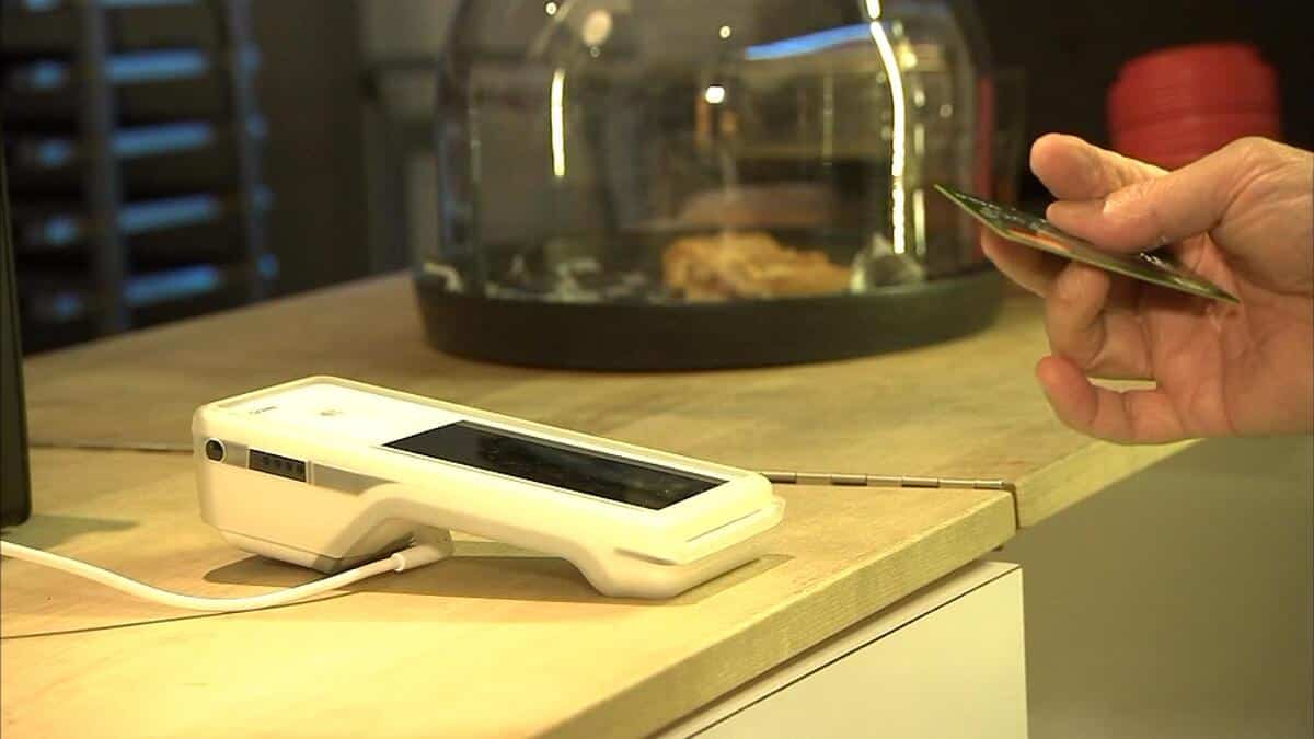 Mastering the Art of Tipping: Expert Advice for Navigating Tipping at ...