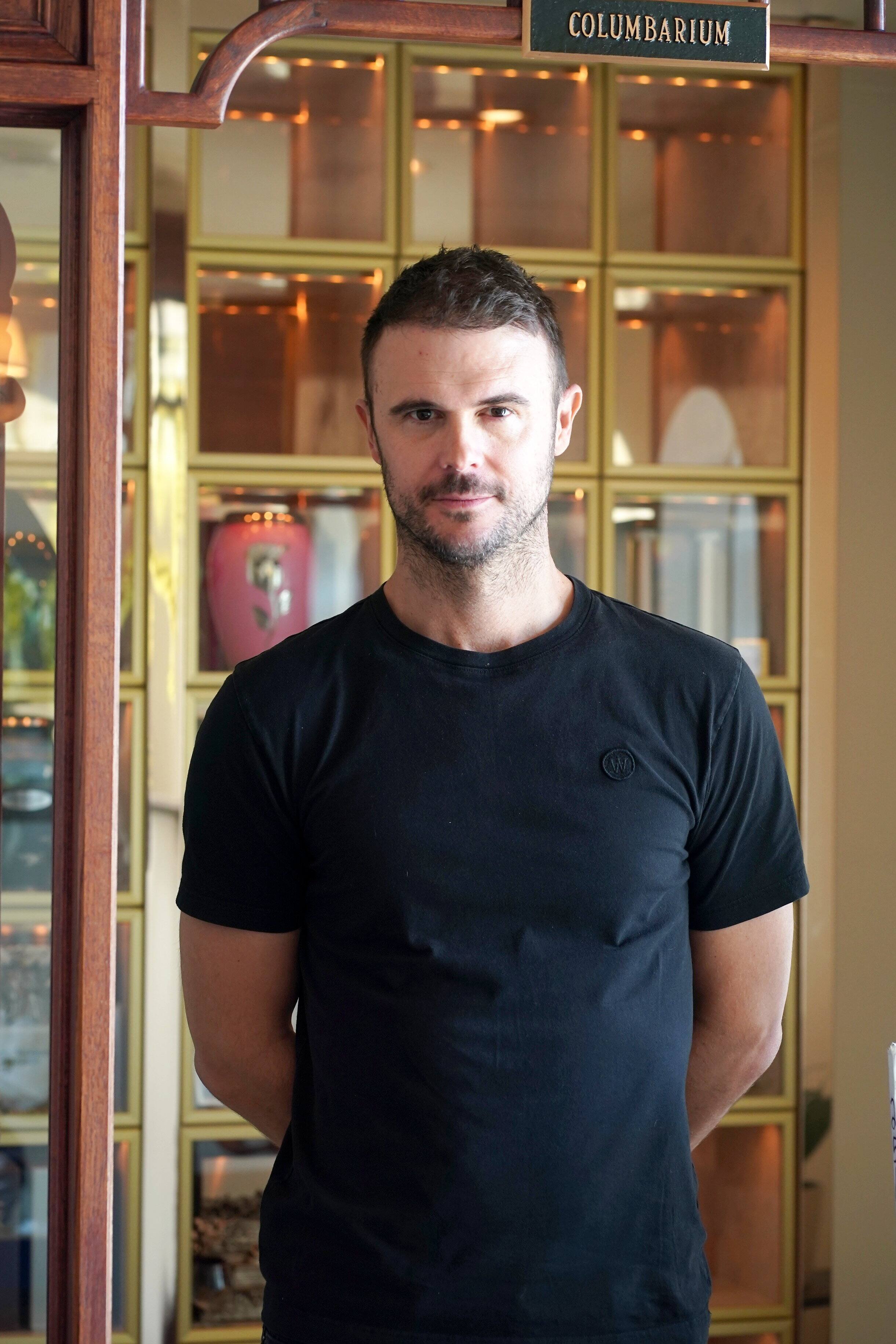 L'auteur Maxime Caron dévoile les coulisses de la comédie en milieu ...