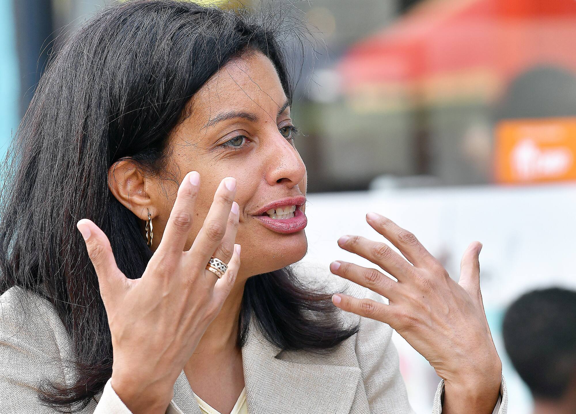 Entrevue avec Dominique Anglade: Legault «est au-dessus des lois» | TVA ...