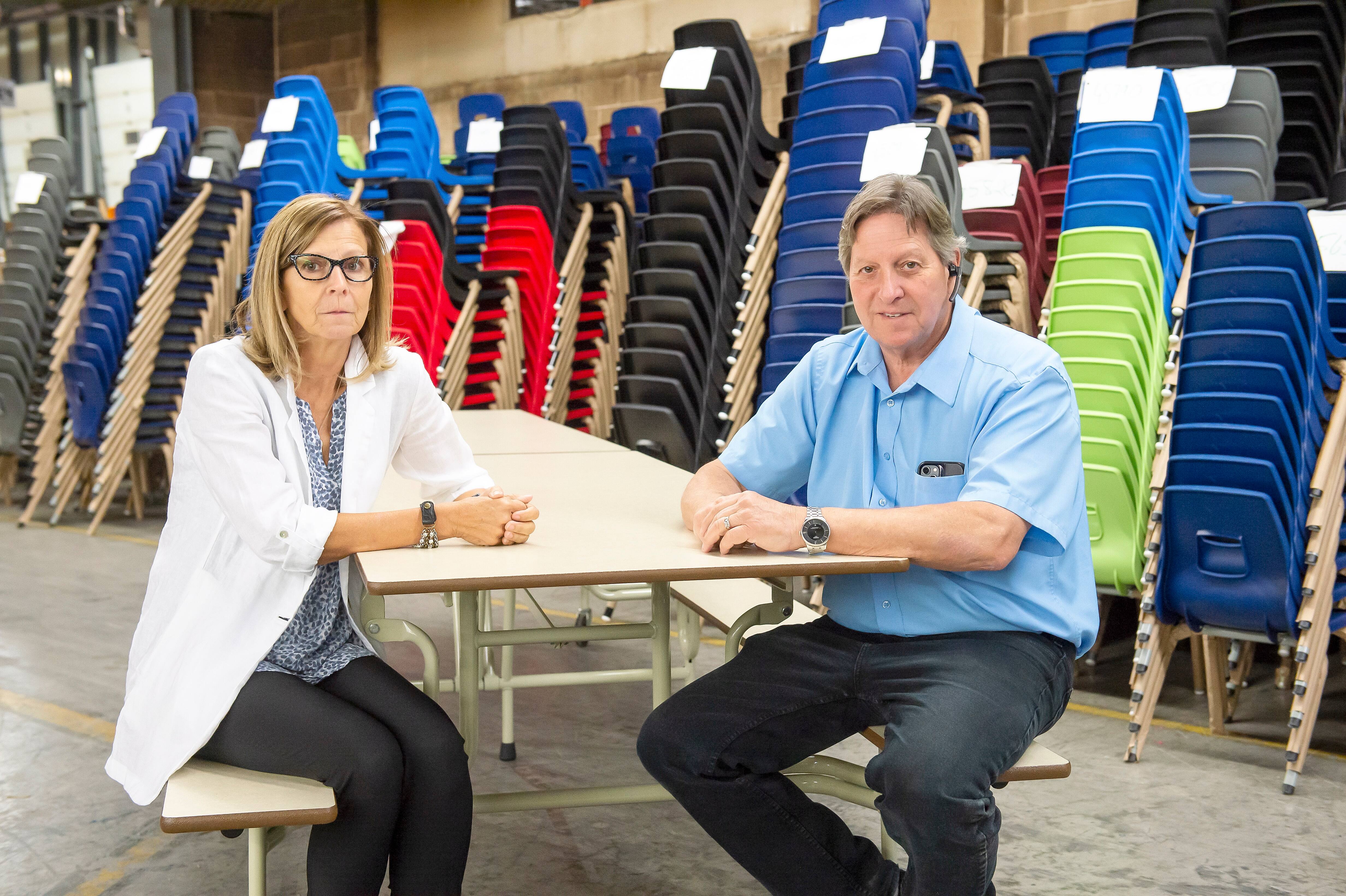 Un fabricant québécois de meubles scolaires ignoré dans sa propre cour ...