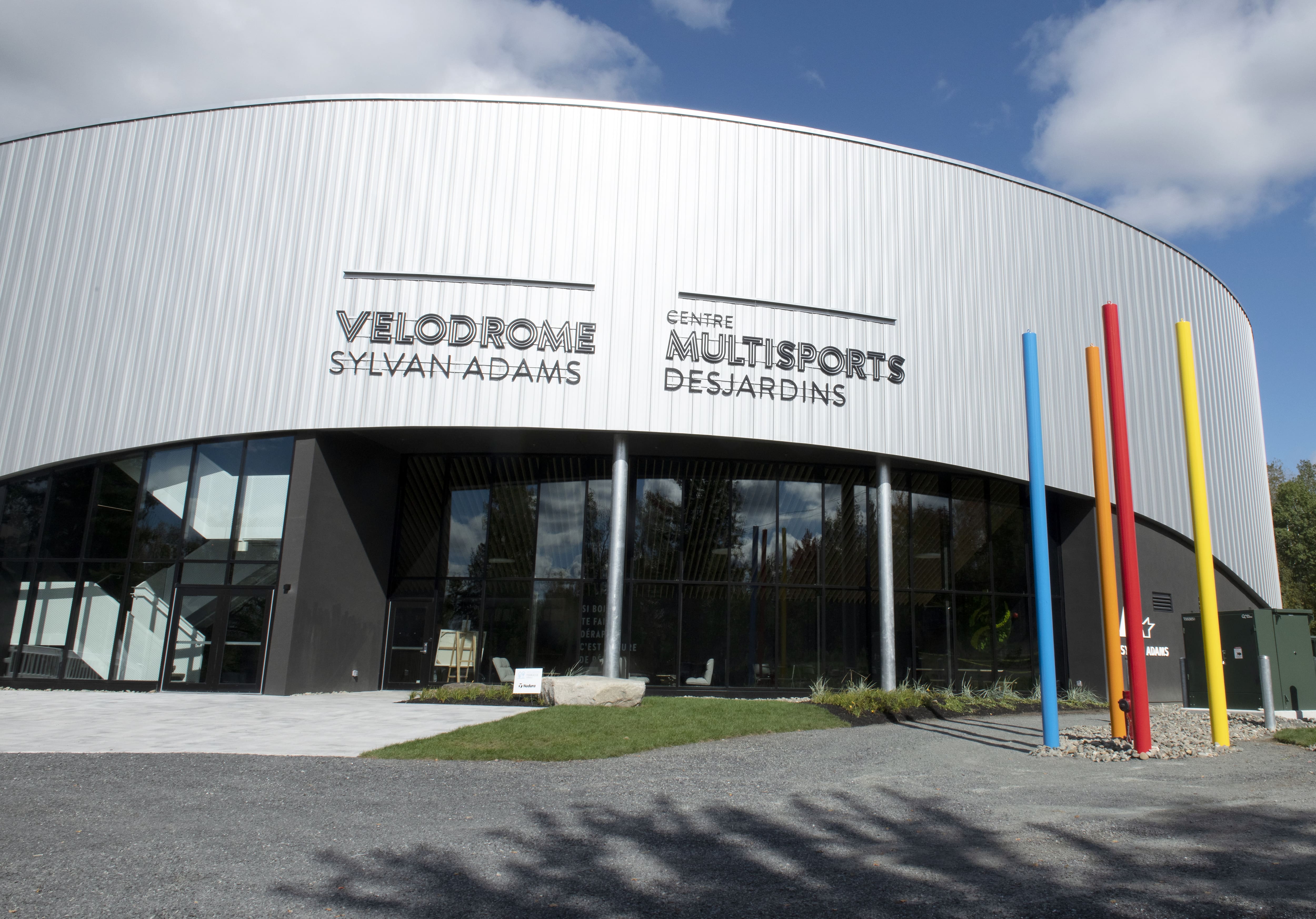 Bromont: une longue attente de 33 ans pour le seul vélodrome couvert au ...