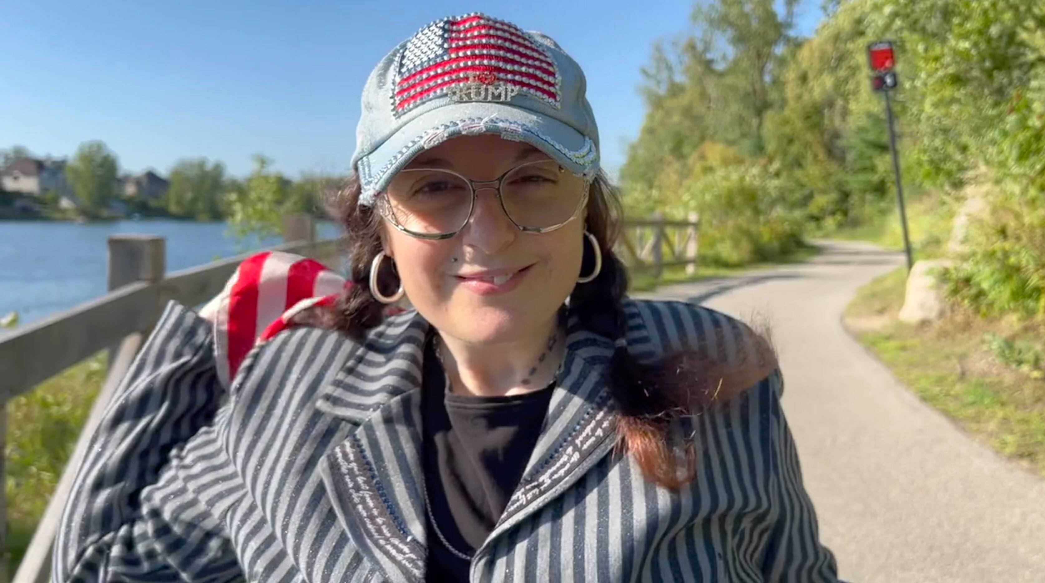 Une complotiste d’ici récolte des milliers de $ à l’international | JDM