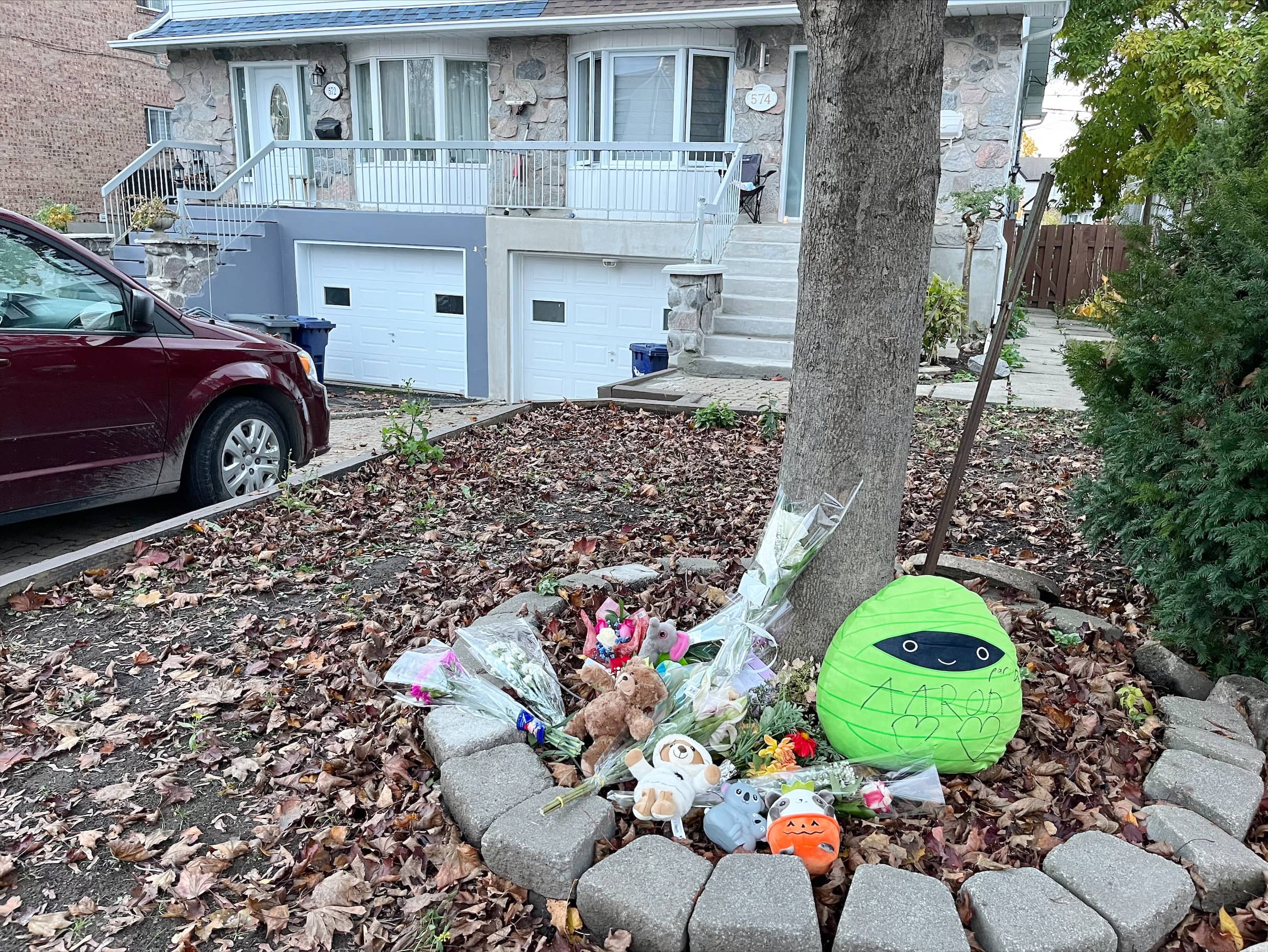 Meurtre de deux enfants à Laval: les parents du quartier et amis de ...