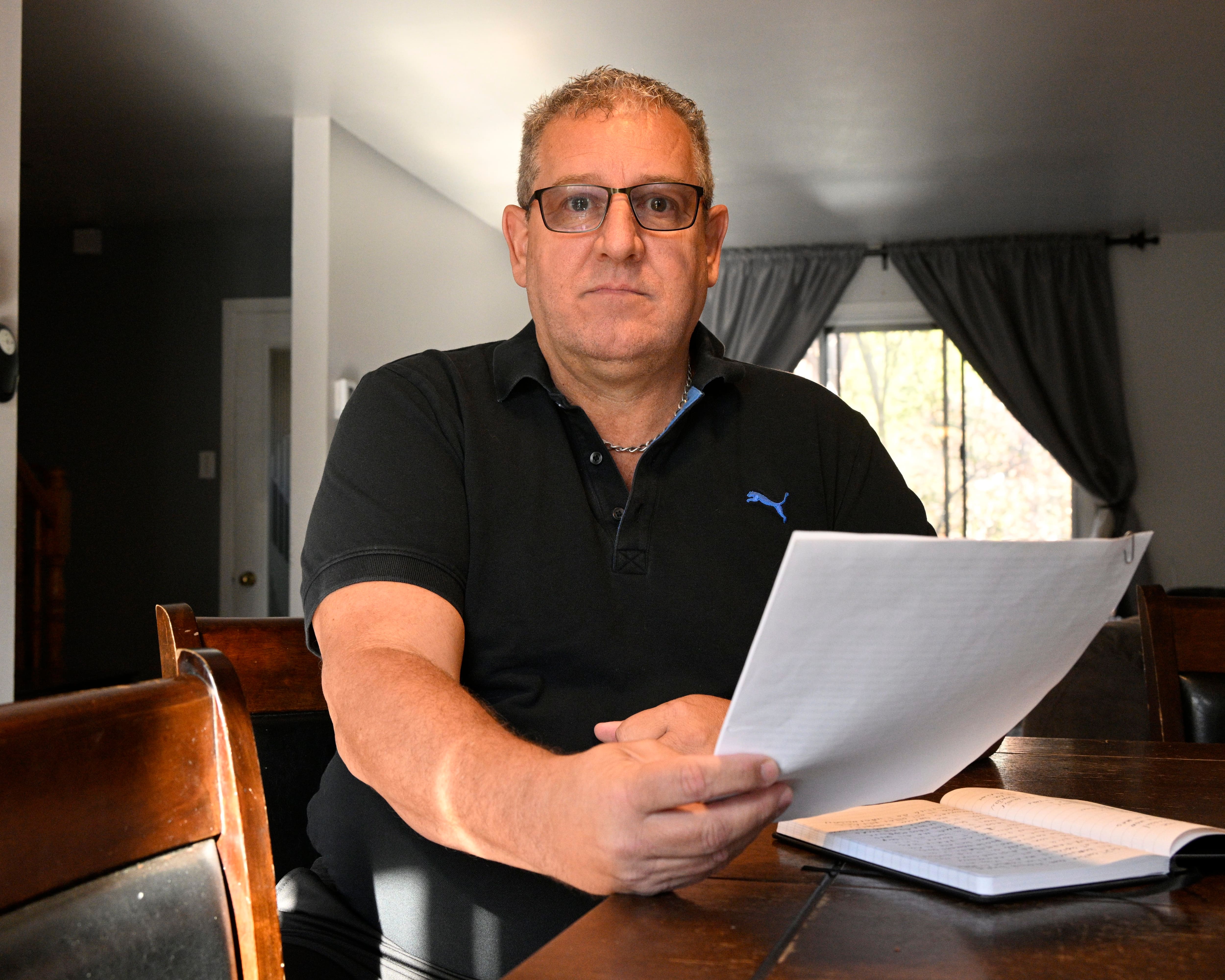 Menaces et intimidation: un col bleu de retour en poste même s'il ...