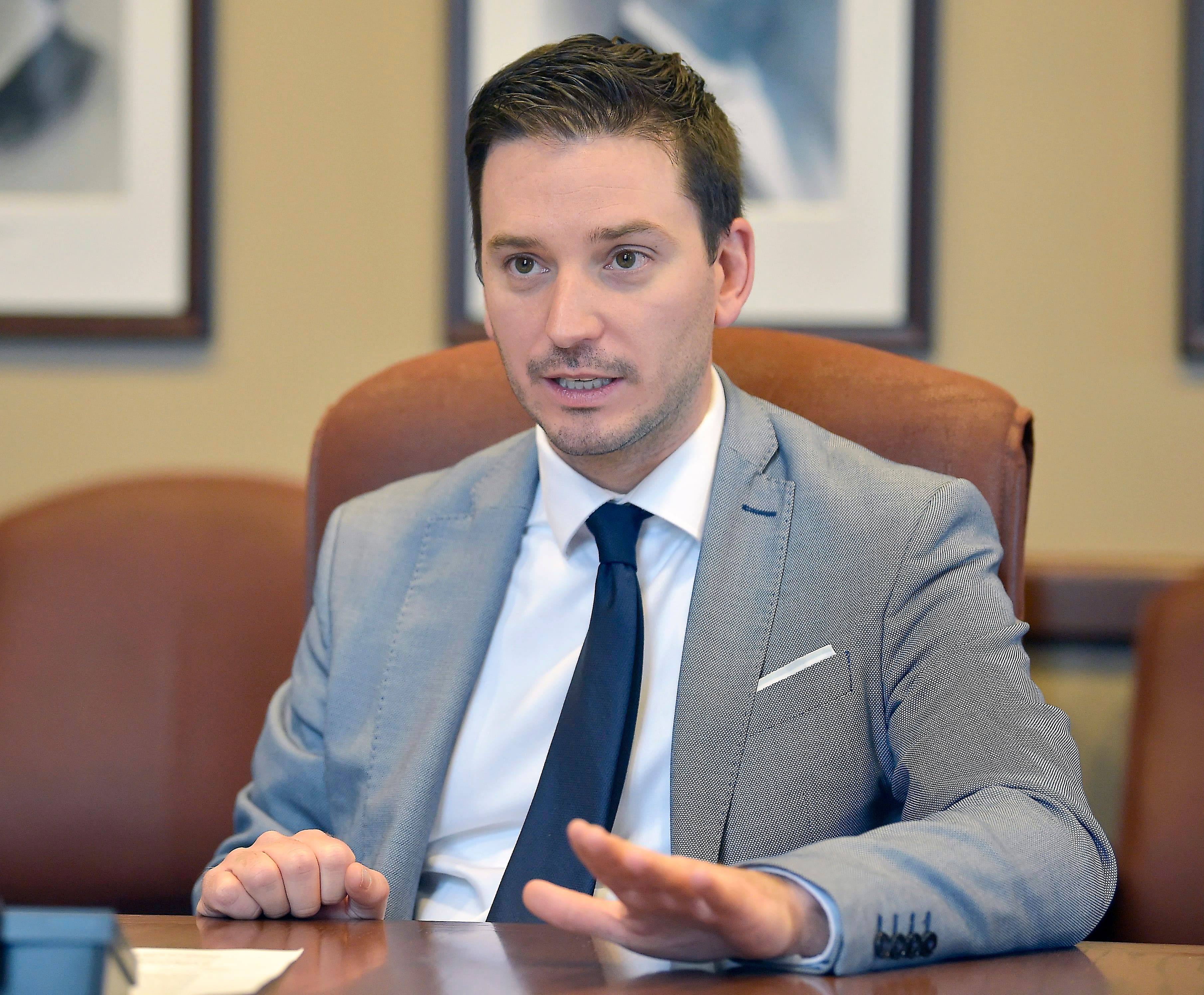 Québec pourrait déposer un projet de loi «rapidement» pour abolir le ...