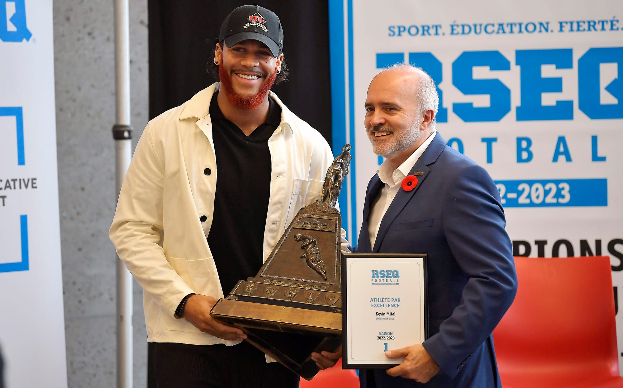 Rouge et Or: Kevin Mital sacré joueur par excellence dans le RSEQ | JDQ