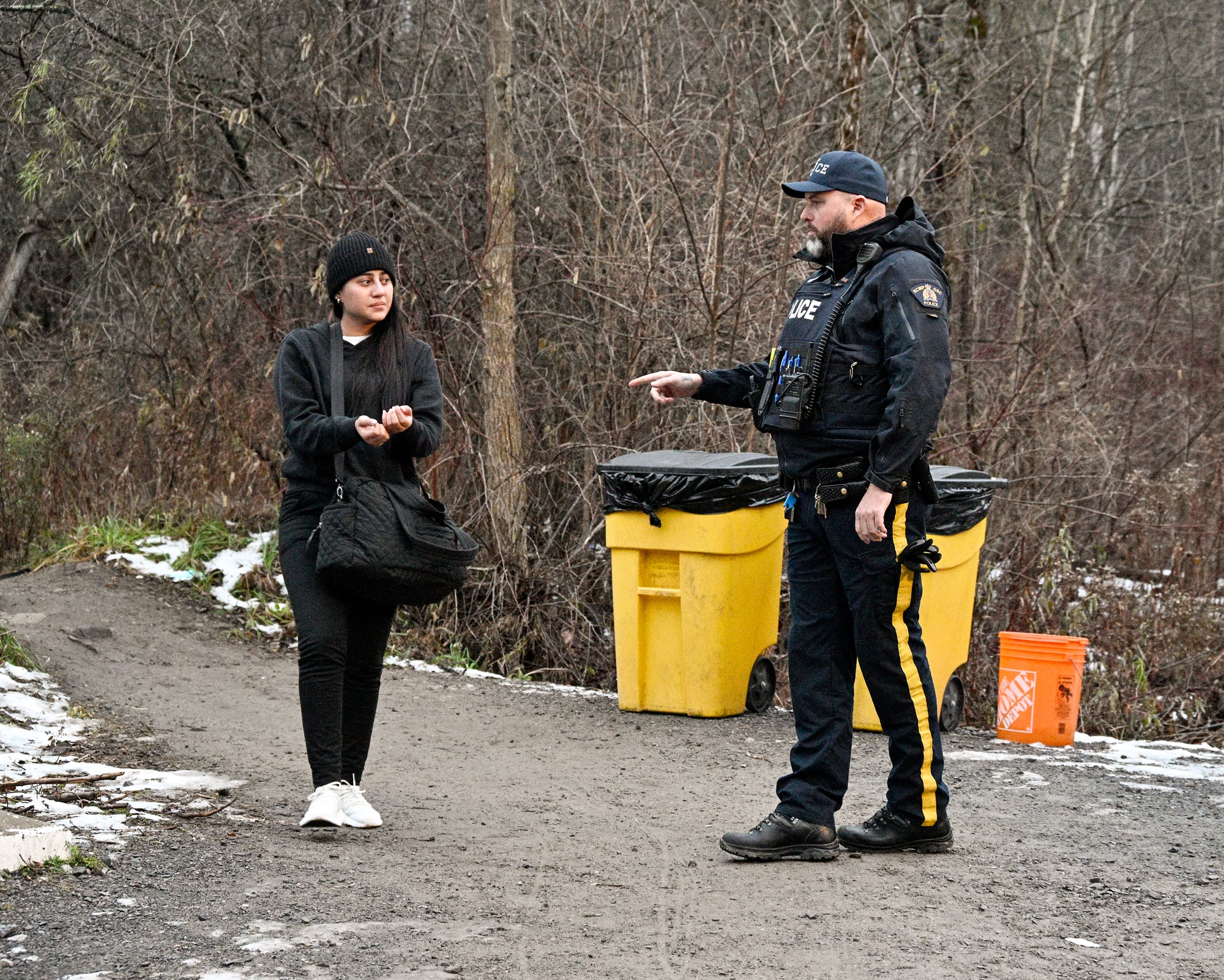 Pourquoi les réfugiés utilisent-ils le chemin Roxham? | JDM