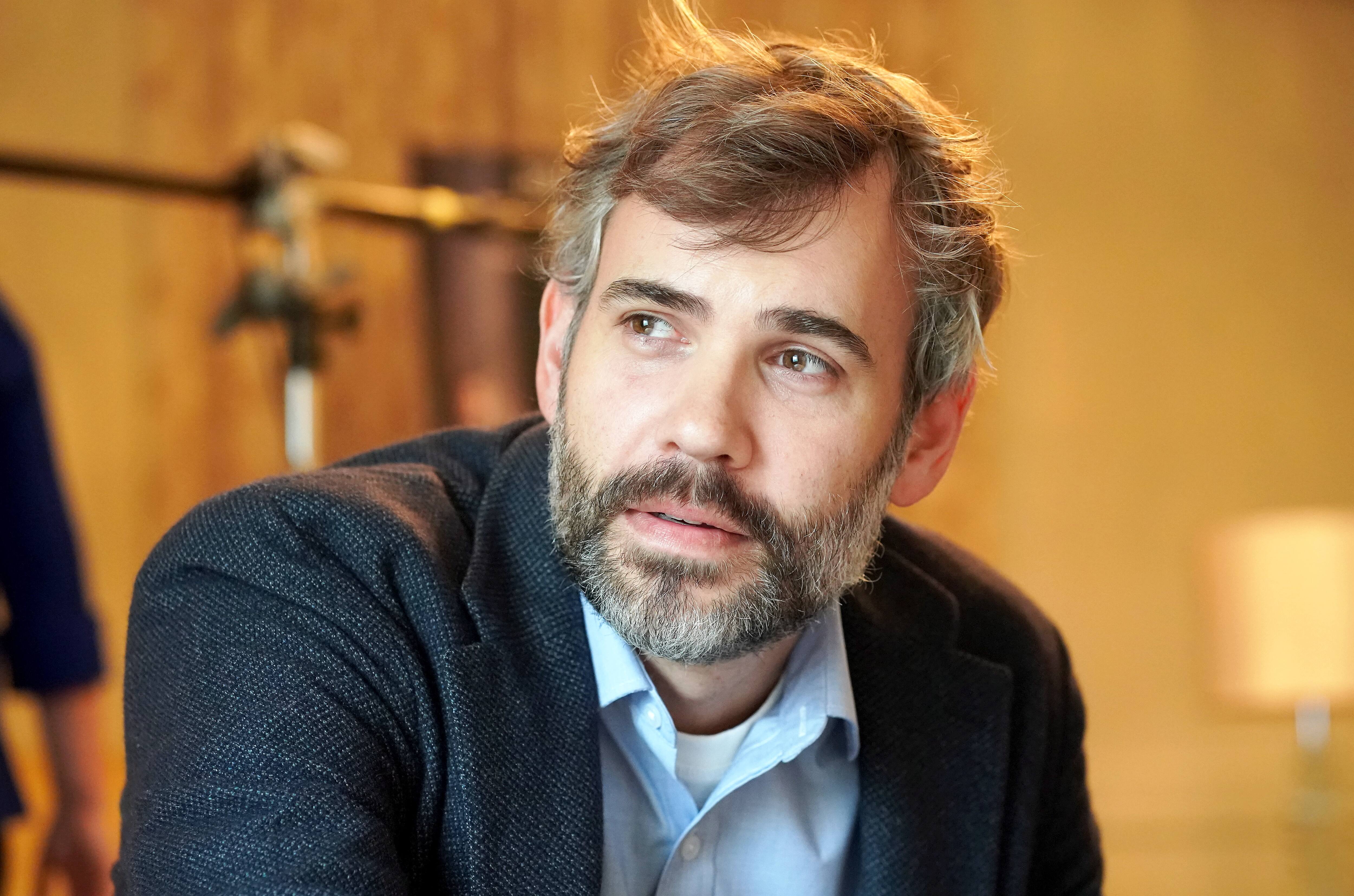 Rossif Sutherland est revenu au Québec pour tourner Three Pines : «C ...