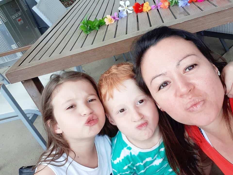 Une maman québécoise perd ses 2 enfants dans un crash d'avion | JDQ