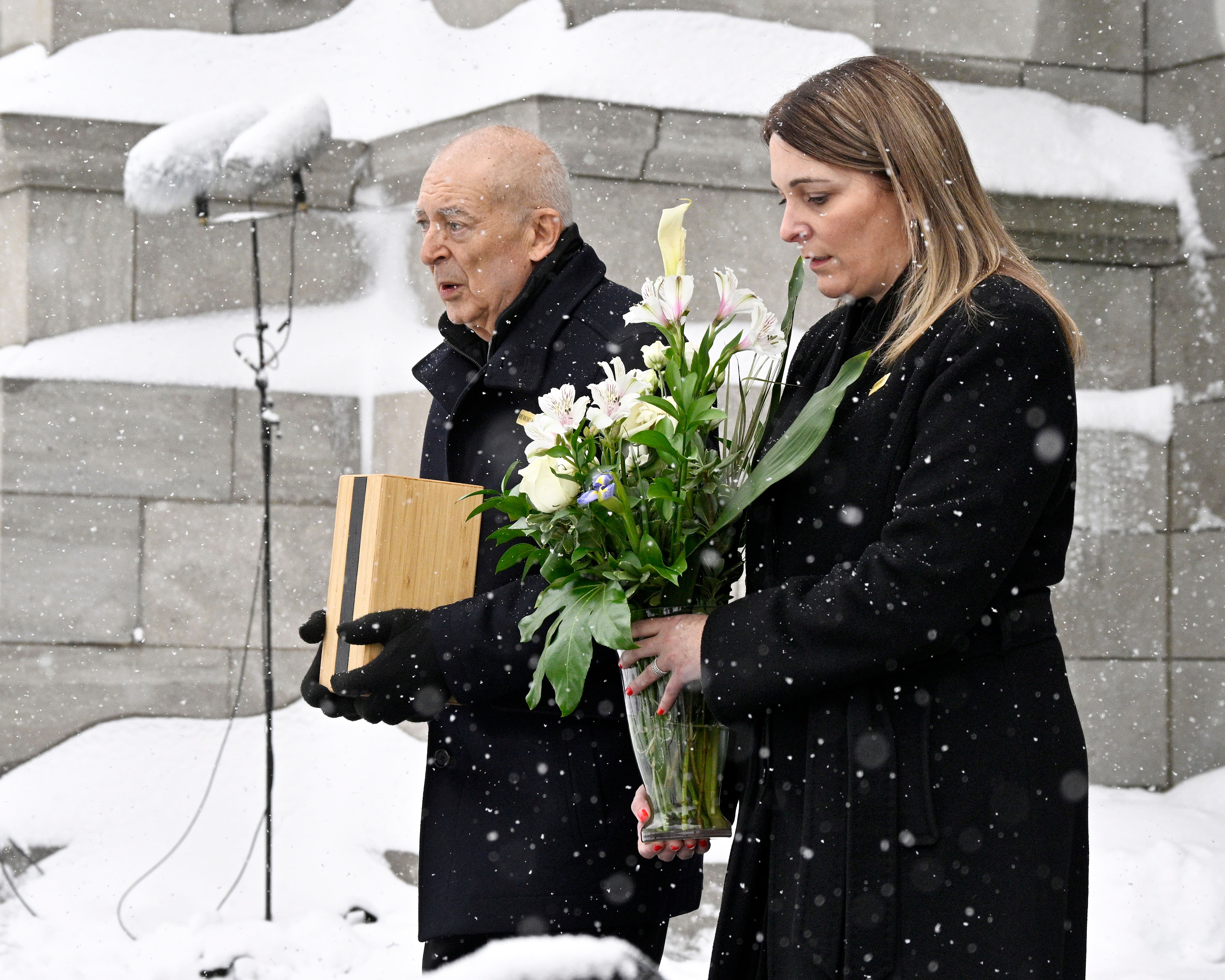 Funérailles de Jean Lapointe: des témoignages poignants de ses enfants ...