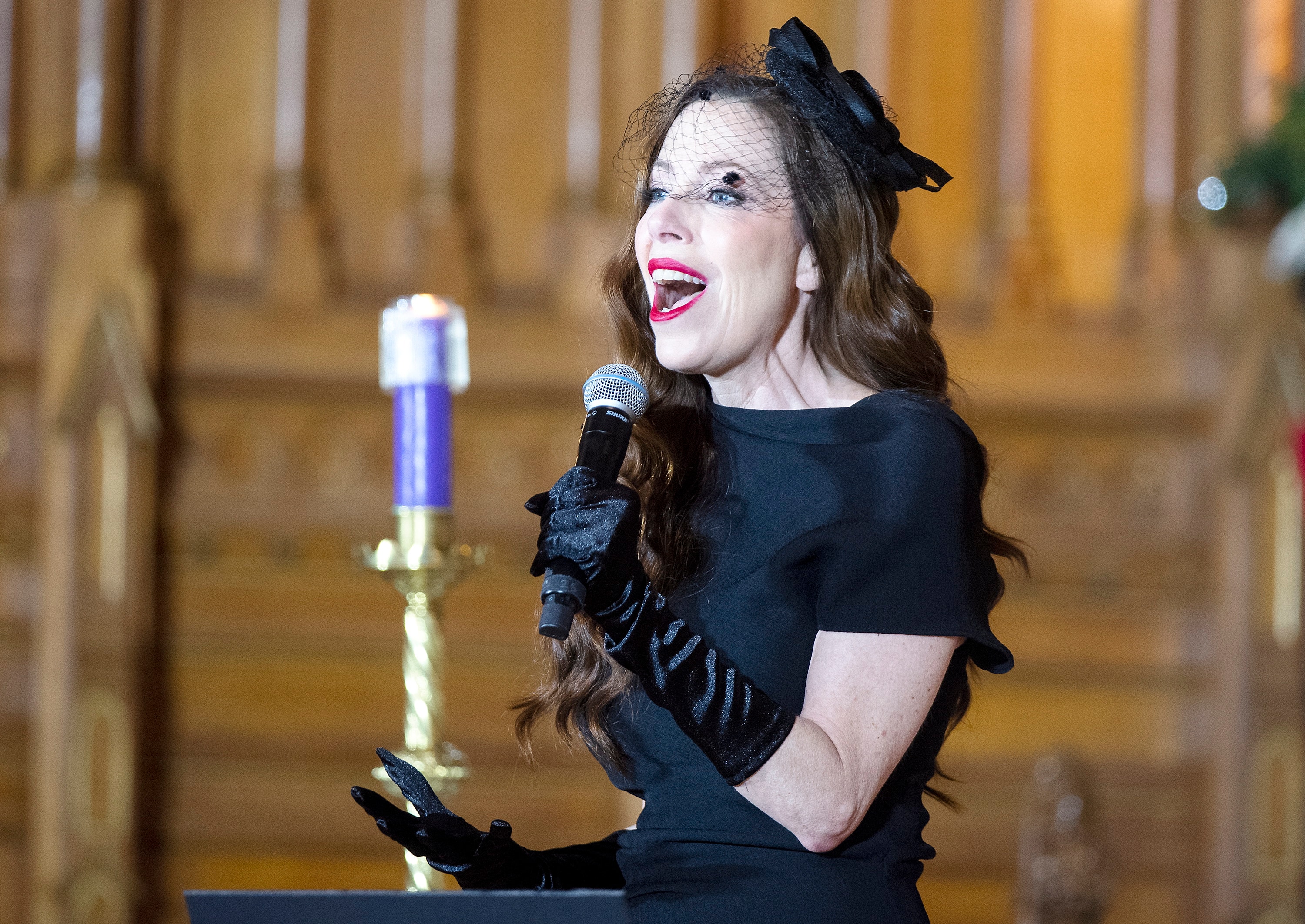 Funérailles de Jean Lapointe: des témoignages poignants de ses enfants ...