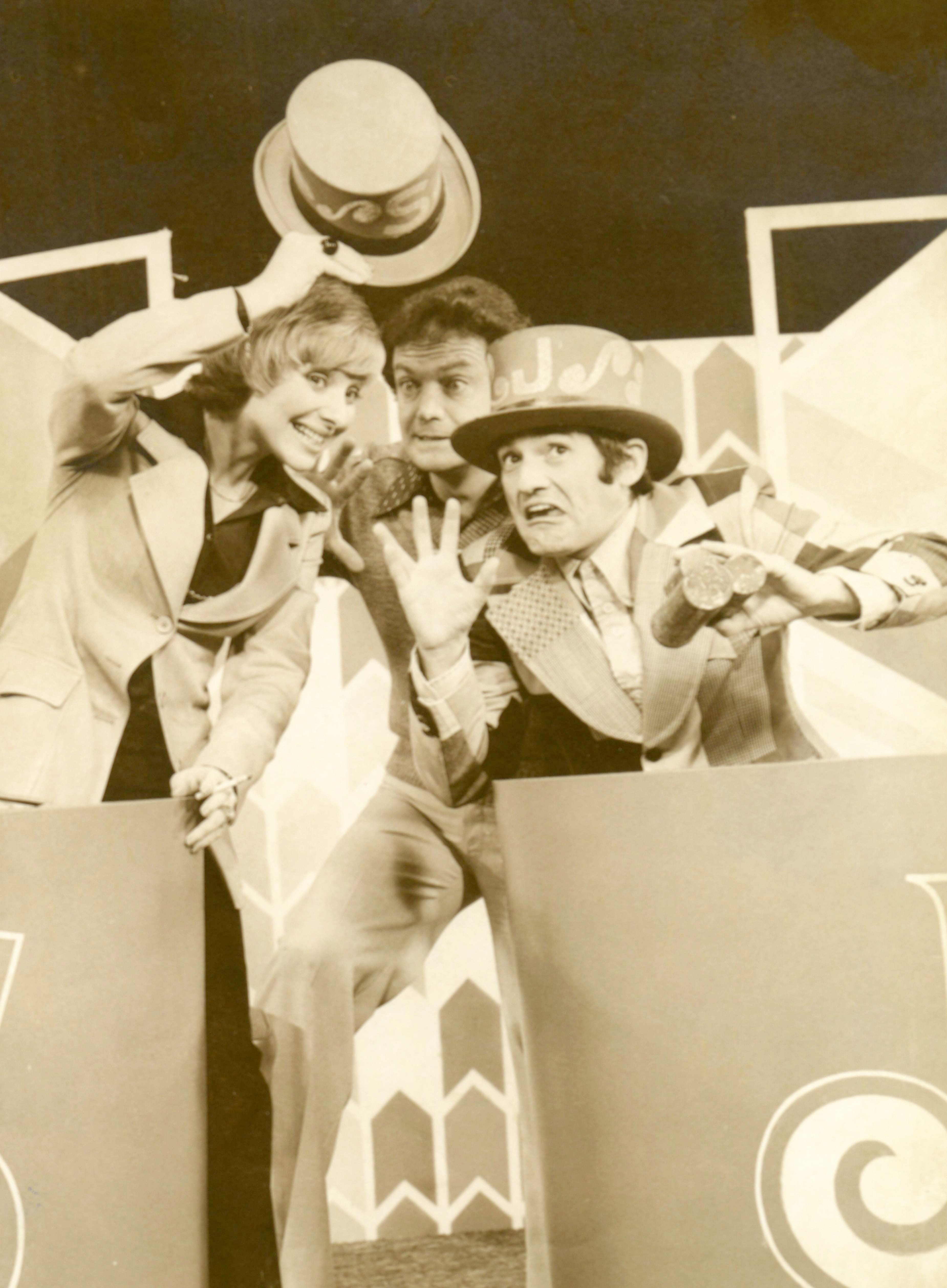 [PHOTOS] 50 Grands artistes qui nous ont quittés en 2022 | JDM