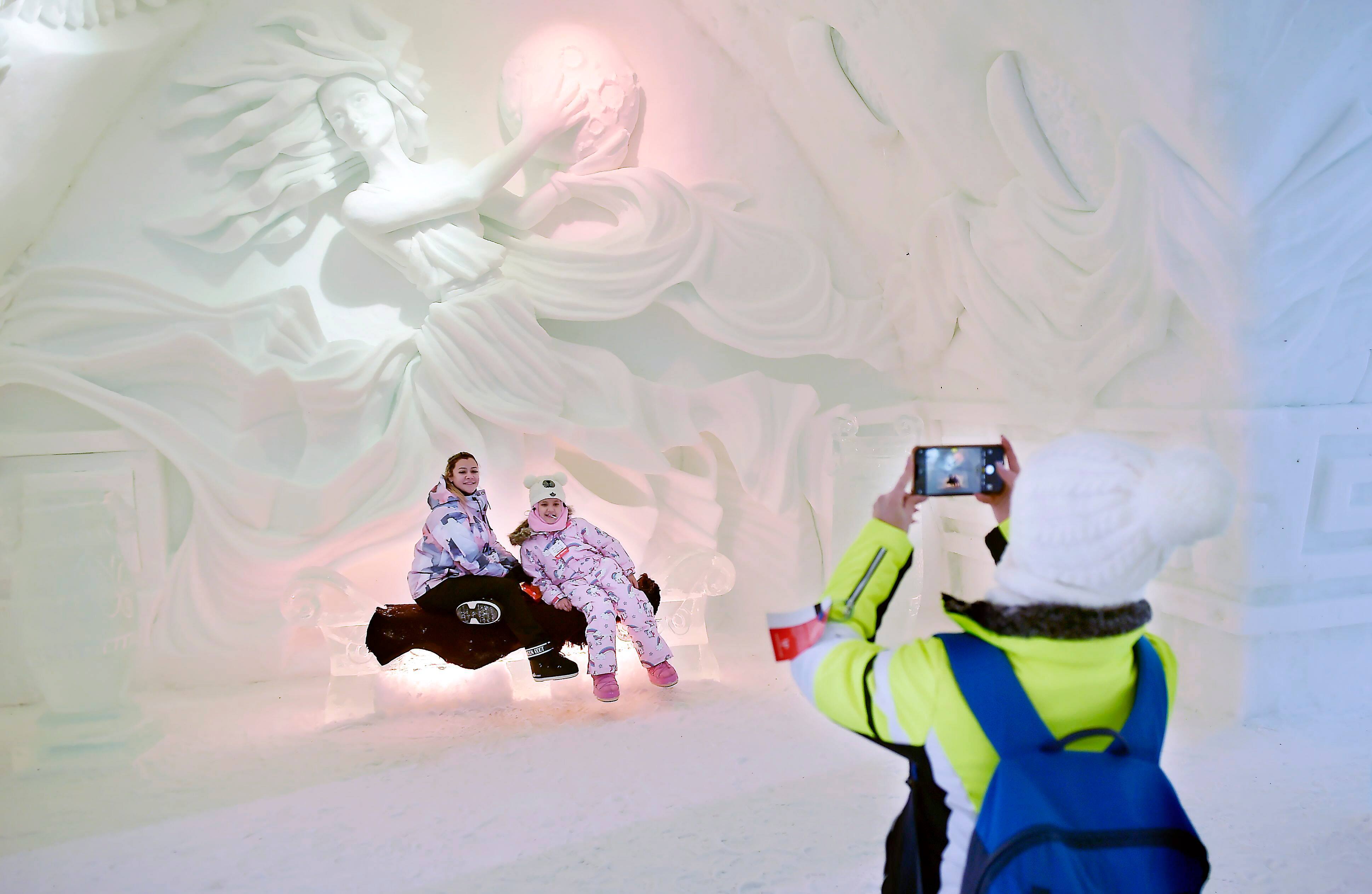 L’Hôtel de Glace ouvre ses portes | Le Journal de Québec