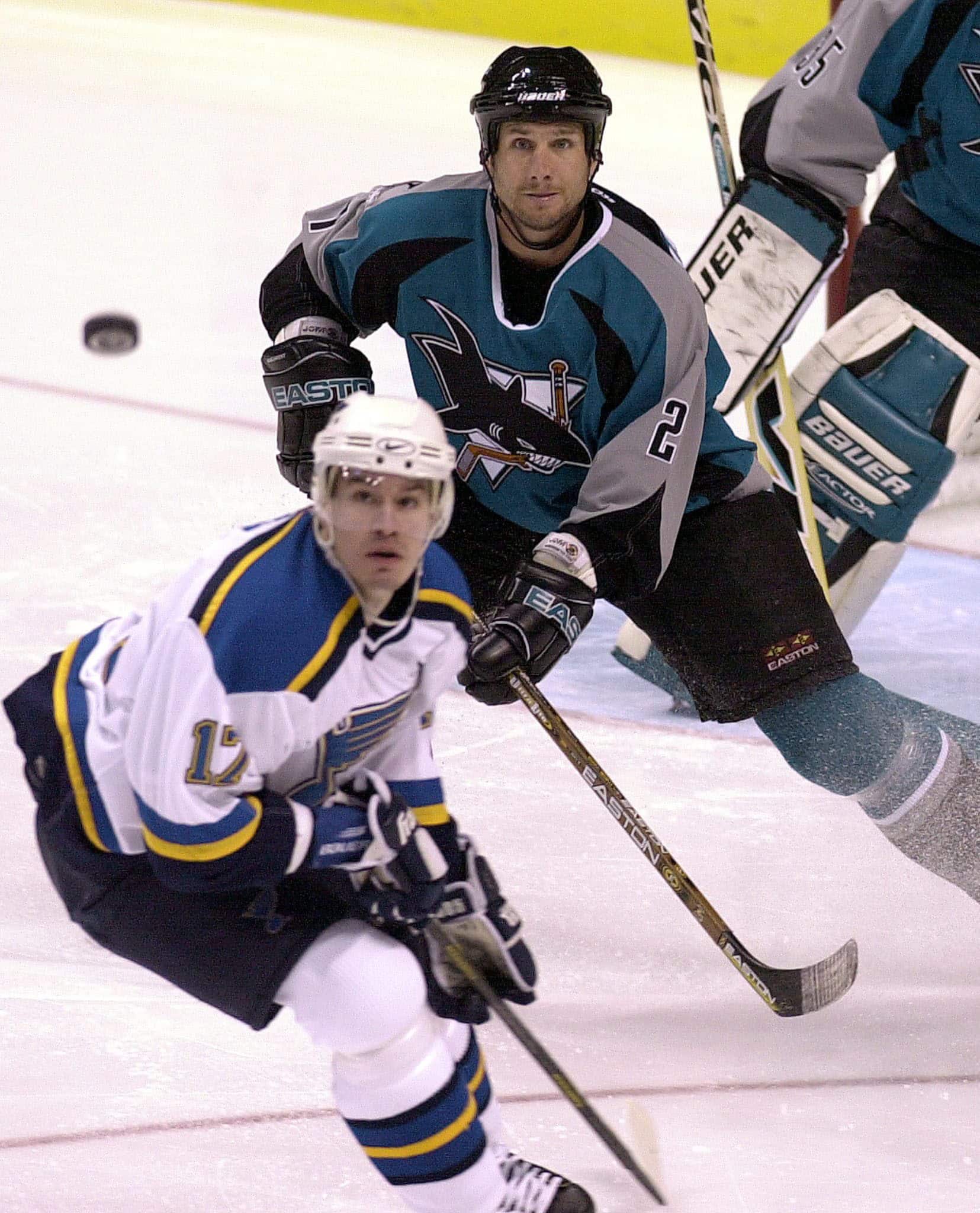 Un AVC massif a causé la mort à Montréal du recruteur des Sharks Bryan ...