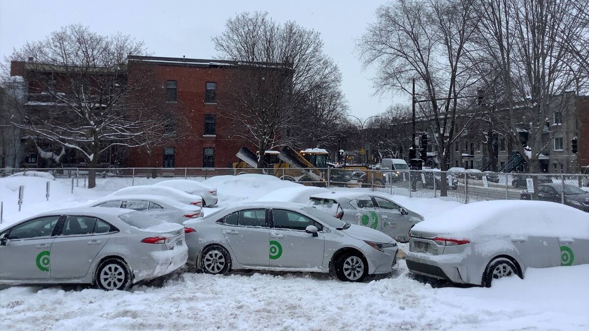 Bordées de neige: des voitures Communauto abandonnées n'importe où à ...